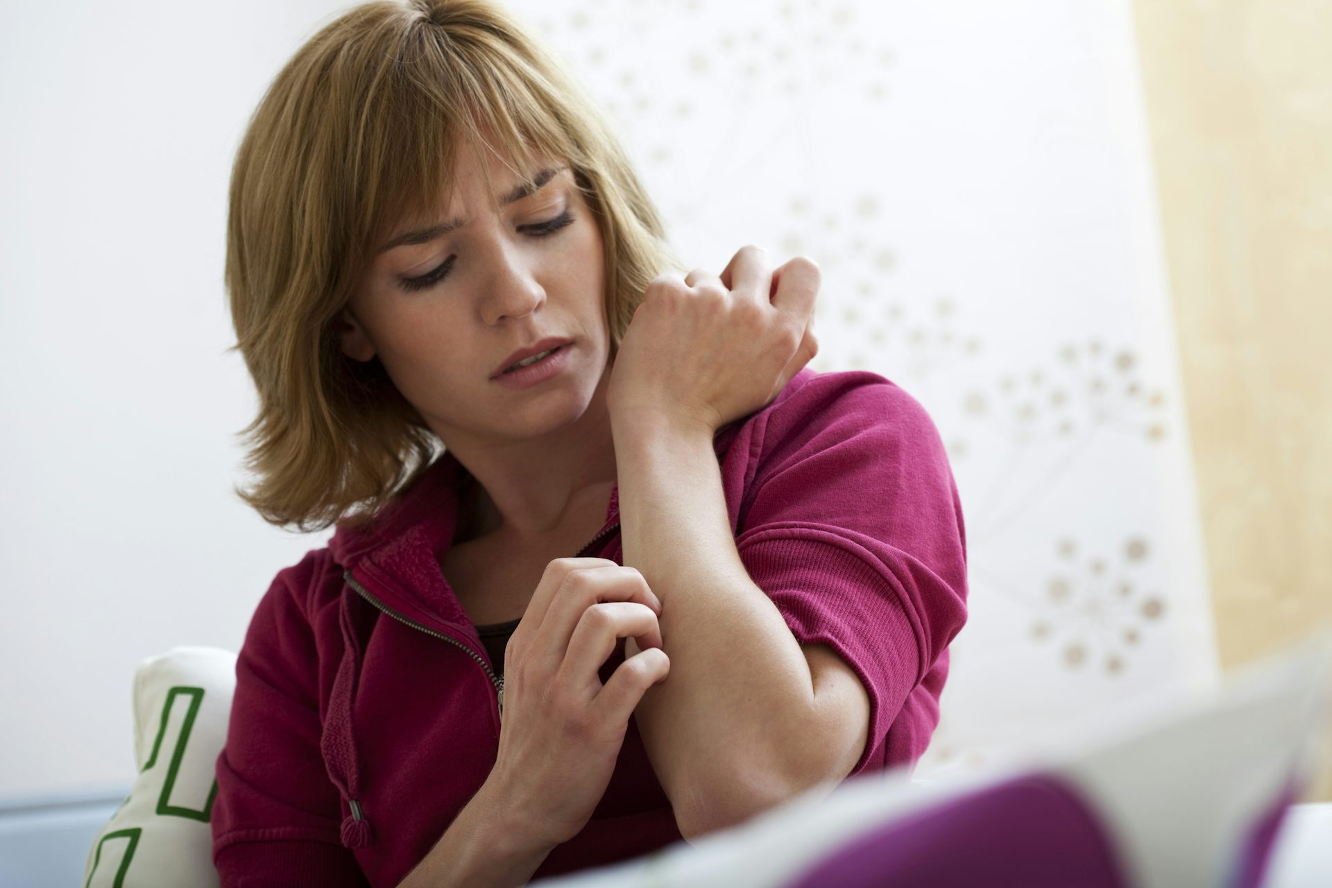 What makes us scratch an itch? Scientists finally have the answer