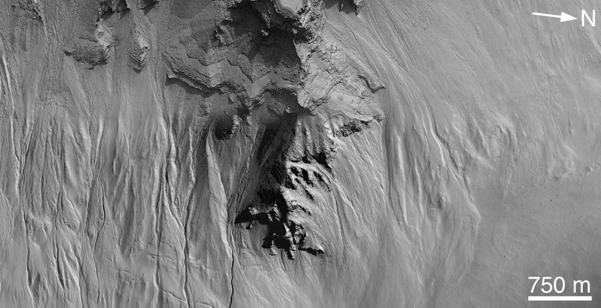 Dry ice, rather than flowing water, could have sculpted Mars gullies