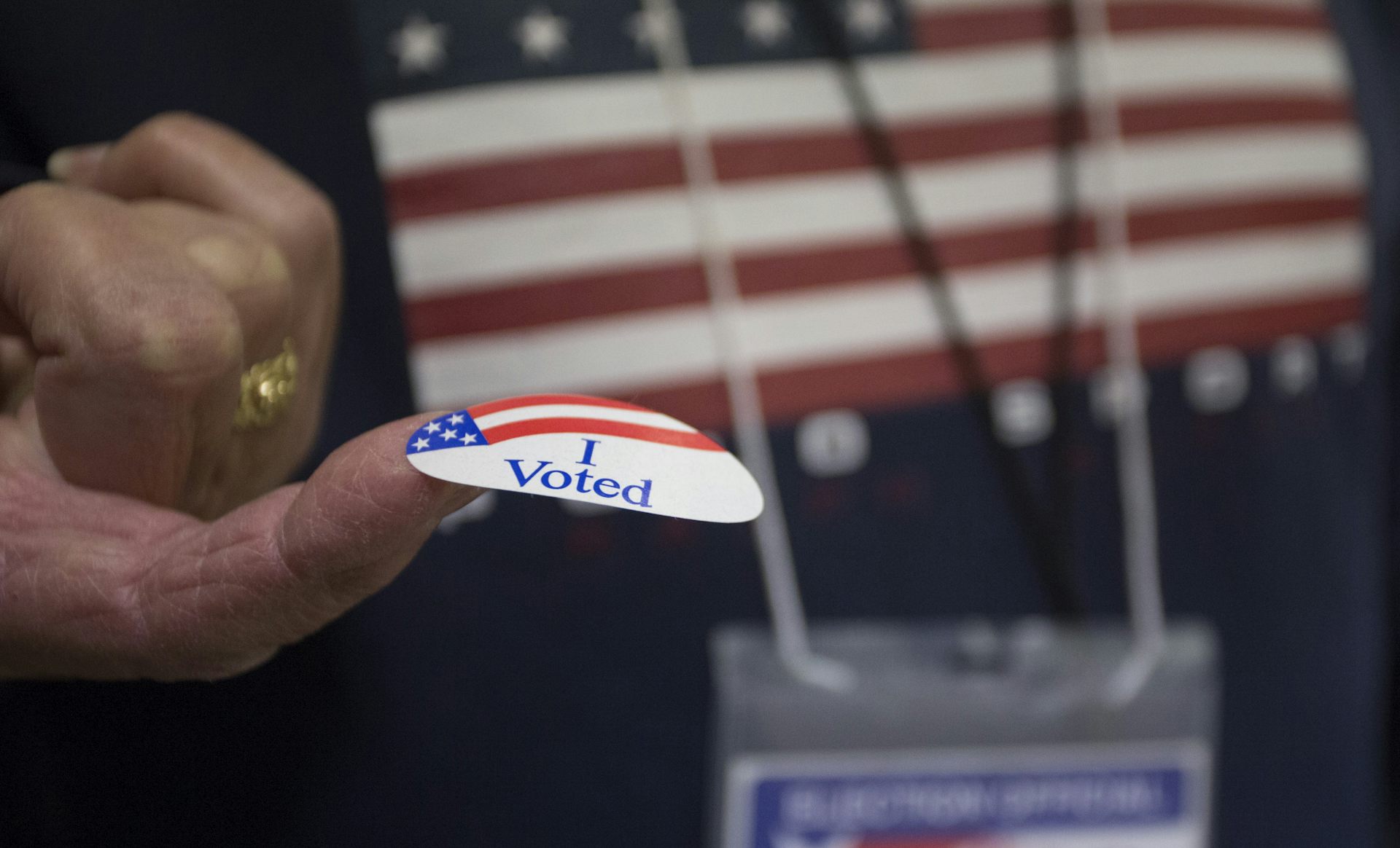 Super Tuesday: Clinton and Trump lift off as rivals straggle behind
