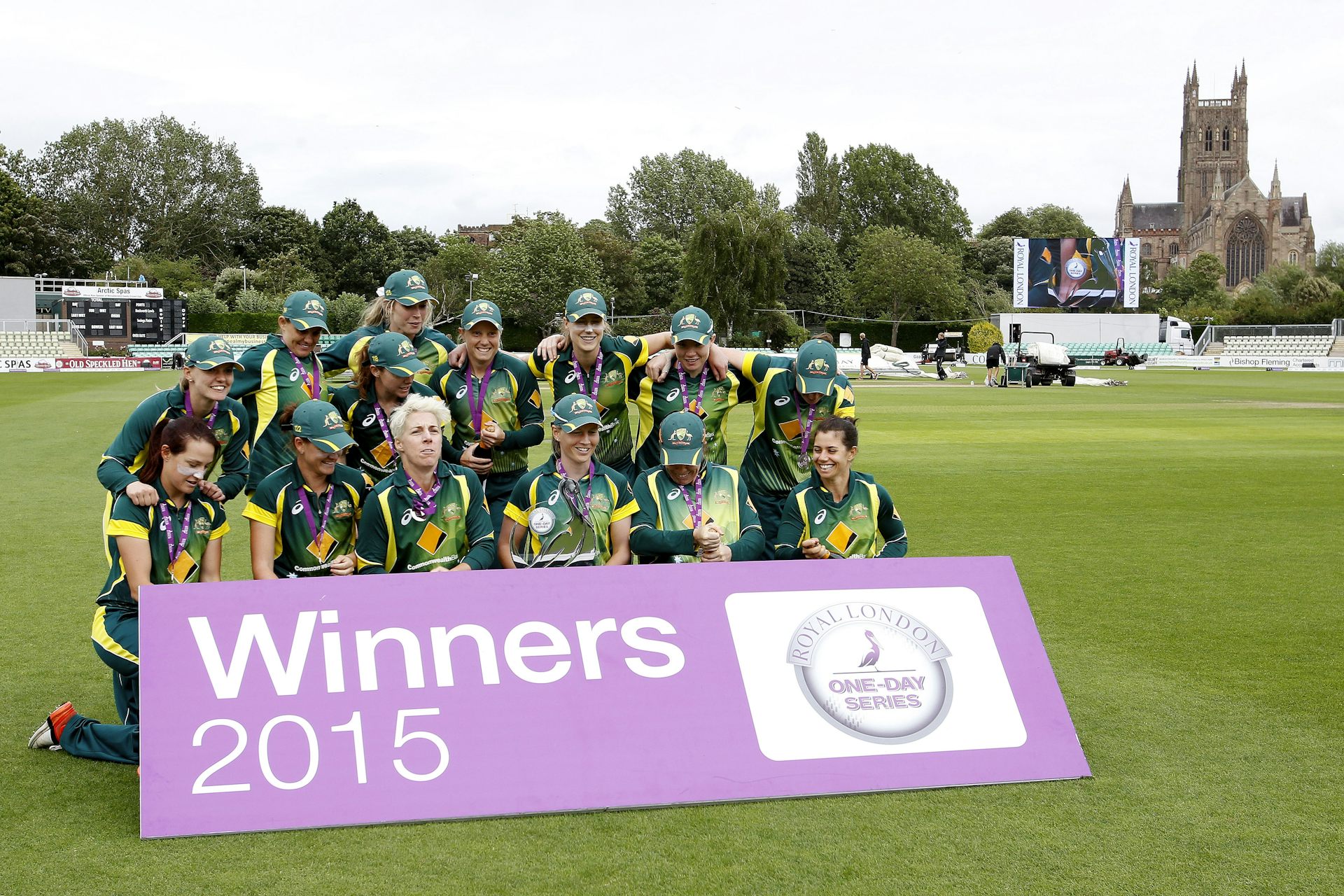 Should women athletes earn the same as men? The science says they work ...