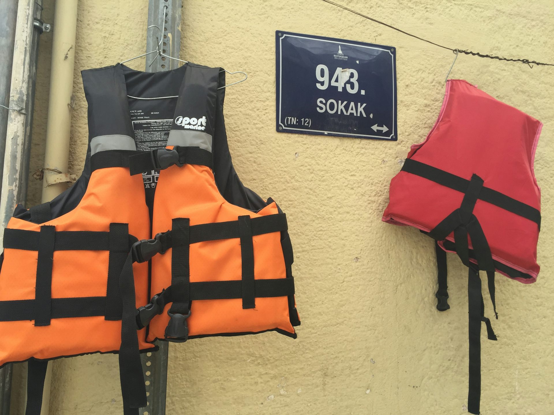 Selling up, settling down: how a Turkish neighbourhood adapted to its ...