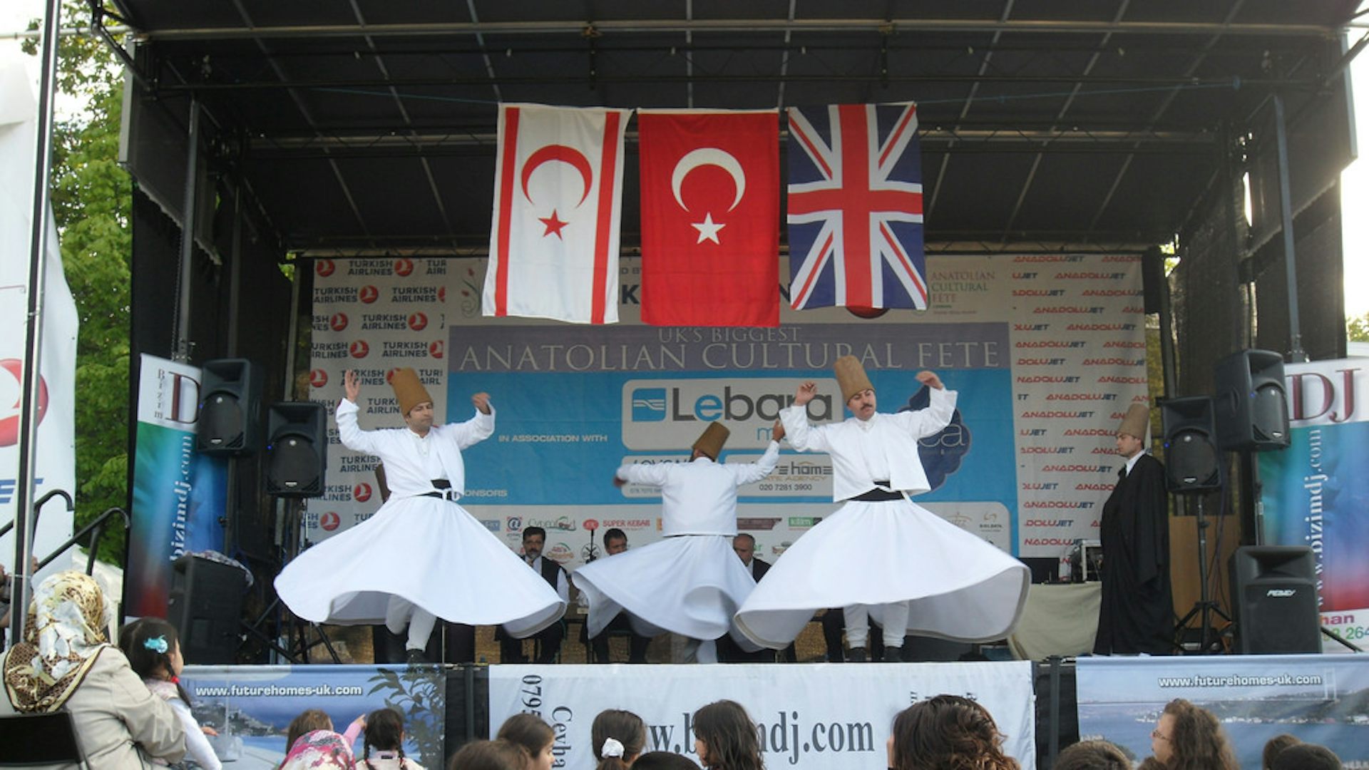 Turks living in Britain see it as their duty to integrate