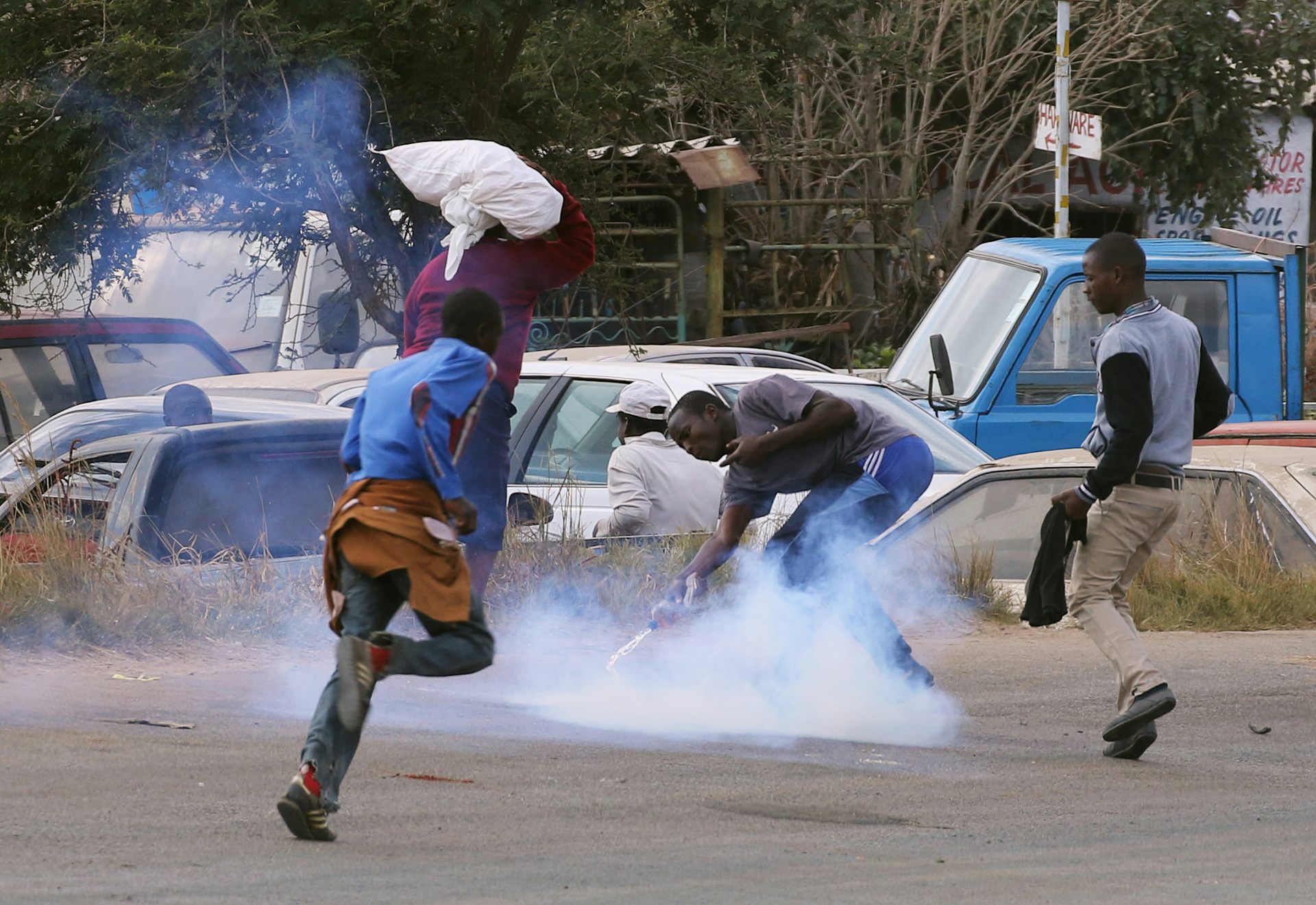 Zimbabwe’s riots: the rise of the informal trader and a new political ...