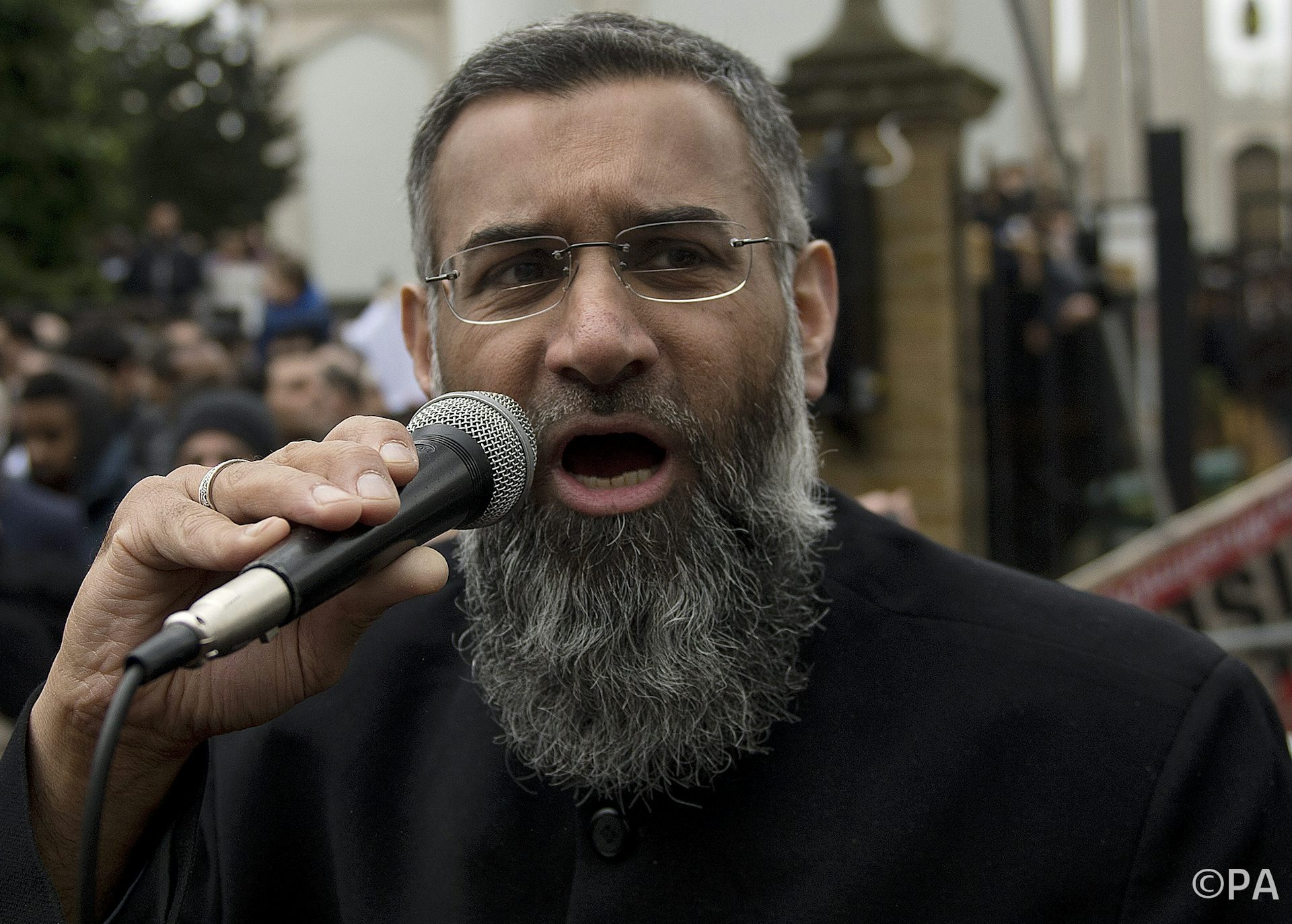 How can Anjem Choudary be stopped from radicalising other prisoners?