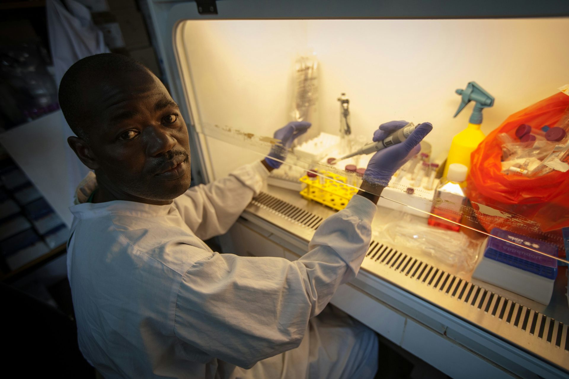 The new ‘100% effective’ Ebola vaccine owes a debt to the scientists ...