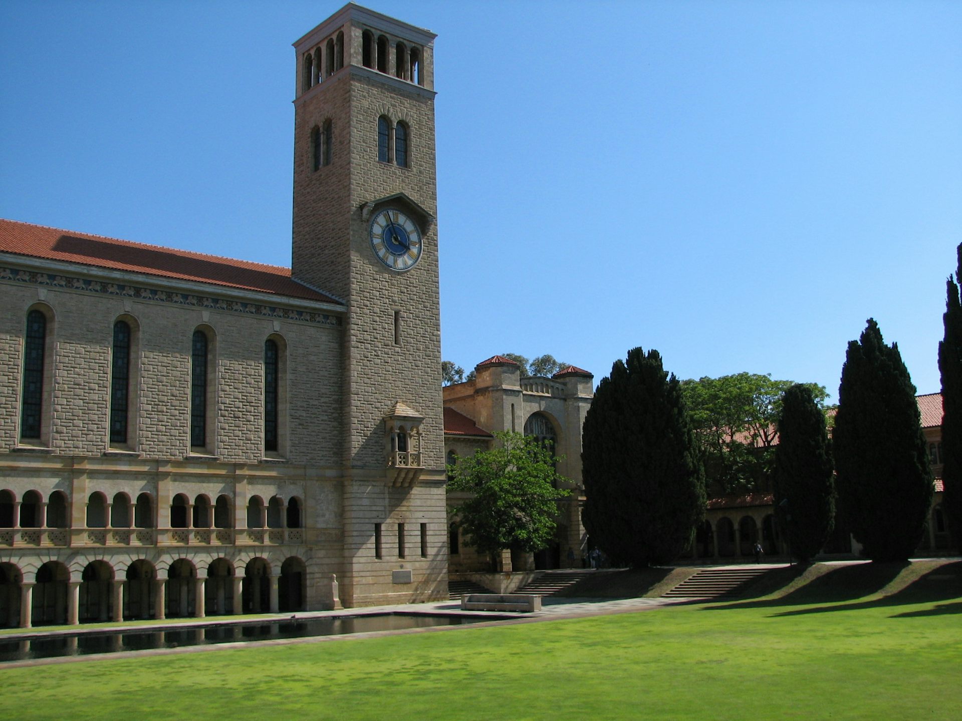 UWA to offer open online, mobile courses
