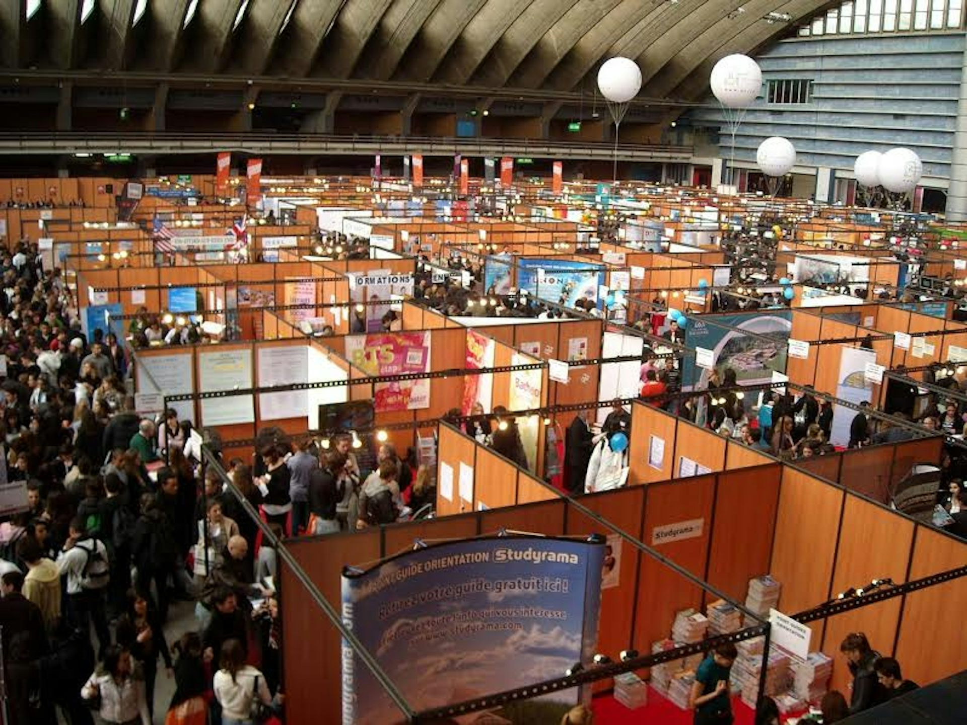 Les diplômes bac + 5 sont-ils devenus la norme en France