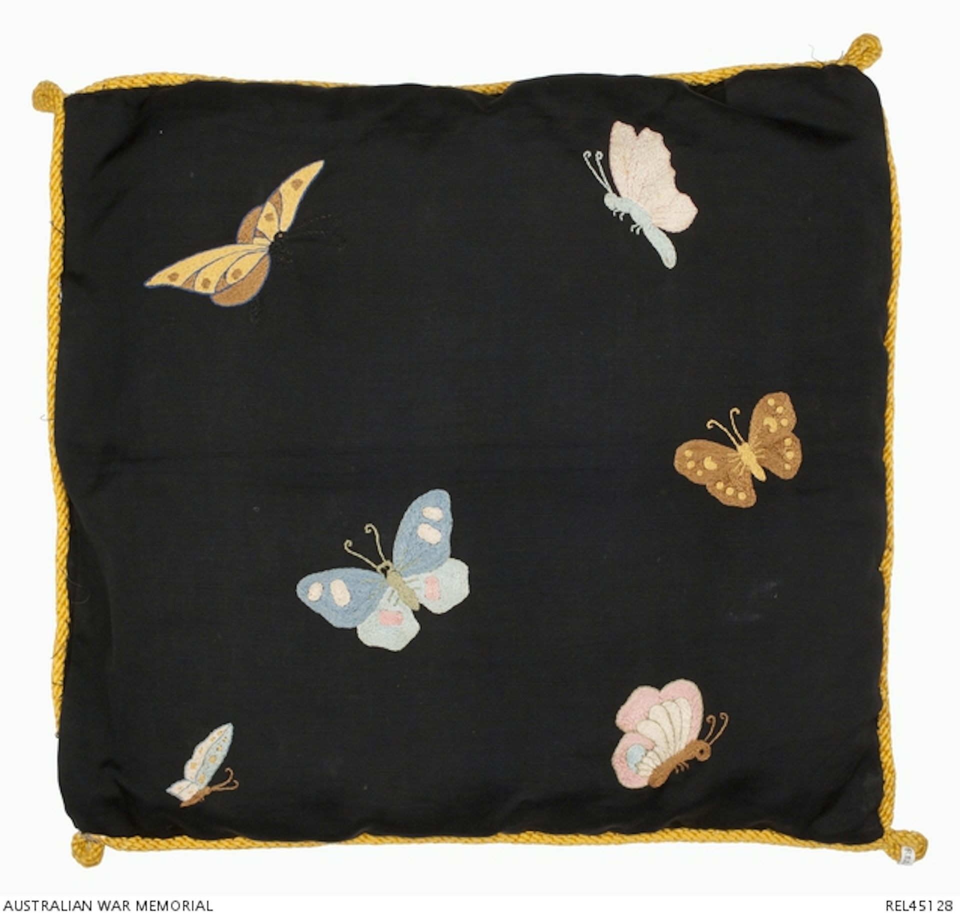 Stitching lives back together: men’s rehabilitation embroidery in WWI