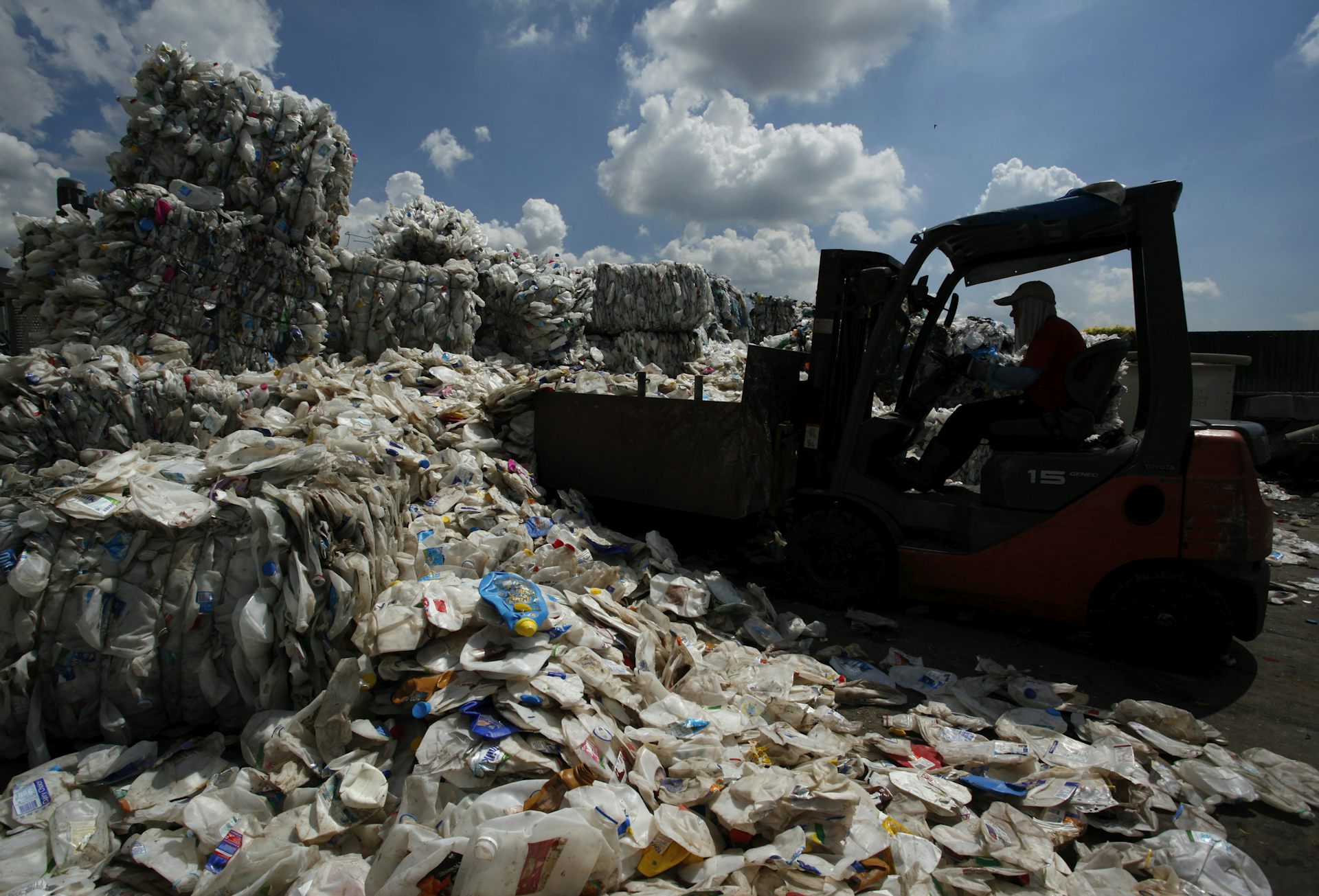 Explainer: why we should be turning waste into fuel