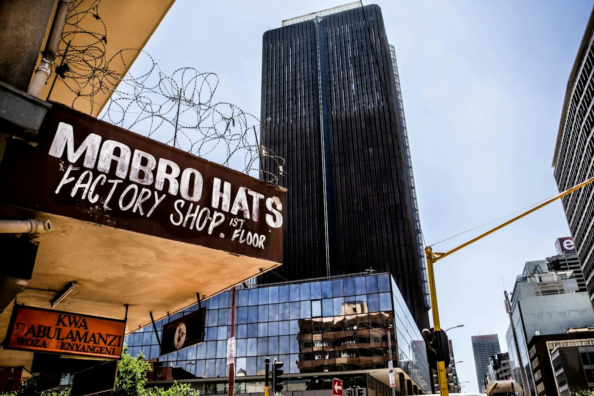 Keeping your hat on in Jo'burg: changing times of an Indian migrant ...