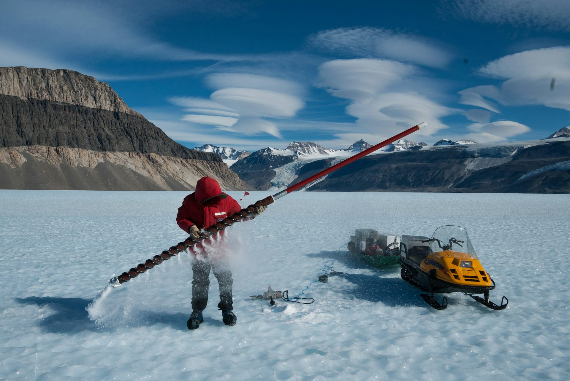 Antarctic ice reveals that fossil fuel extraction leaks more methane ...