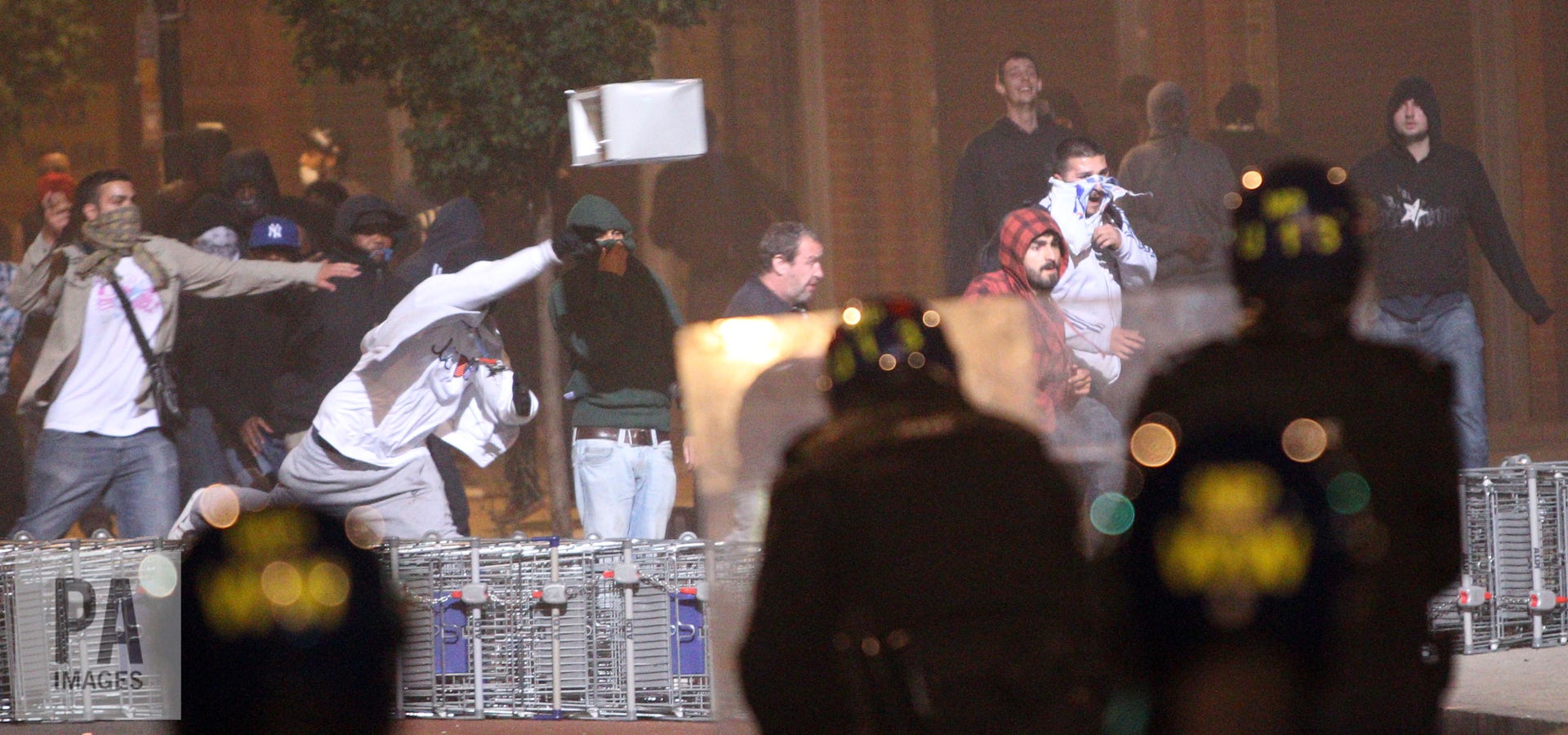 English riots 2011: new research shows why crowd behaviour isn't contagious