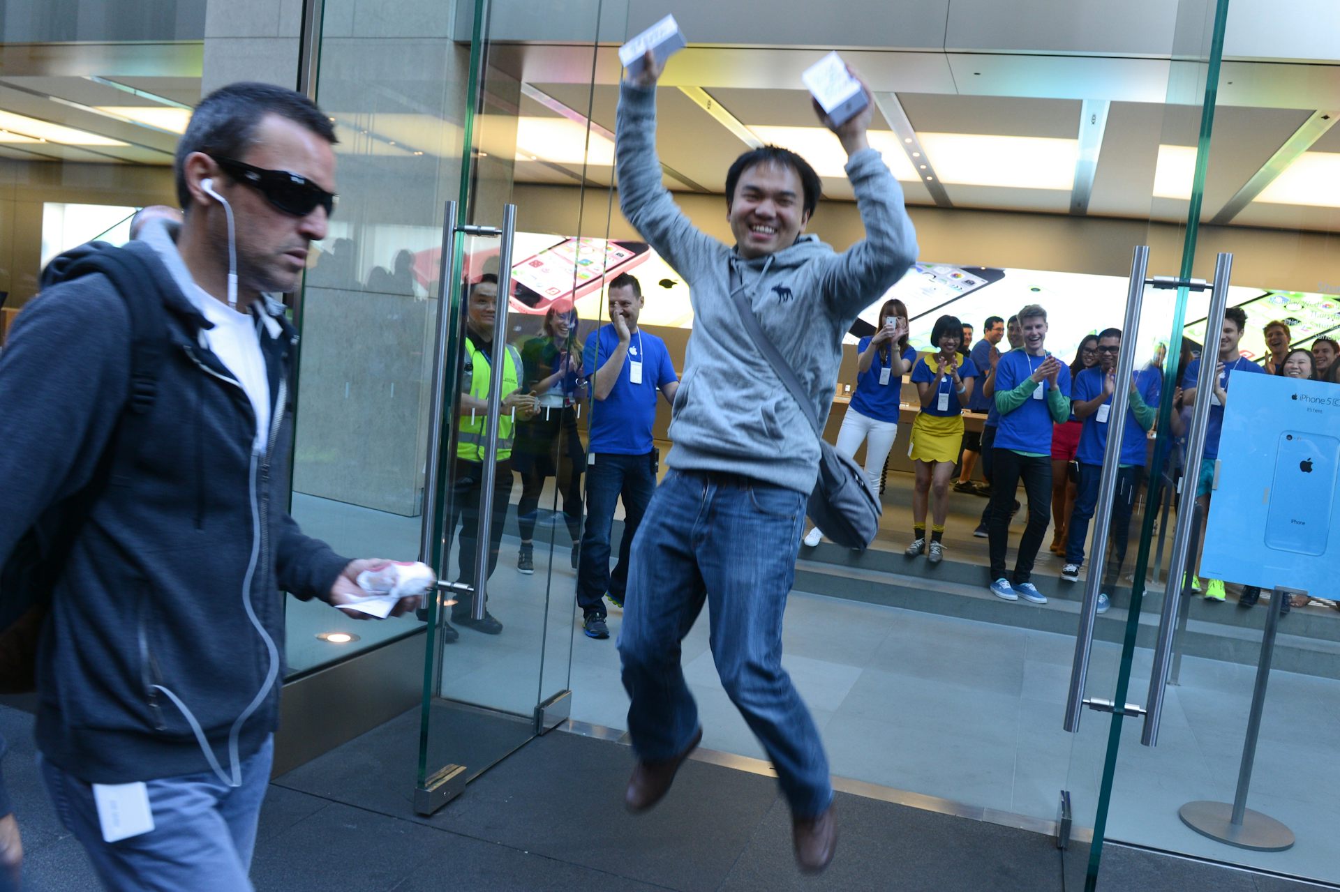 The behavioural economics of an A$1,800 iPhone