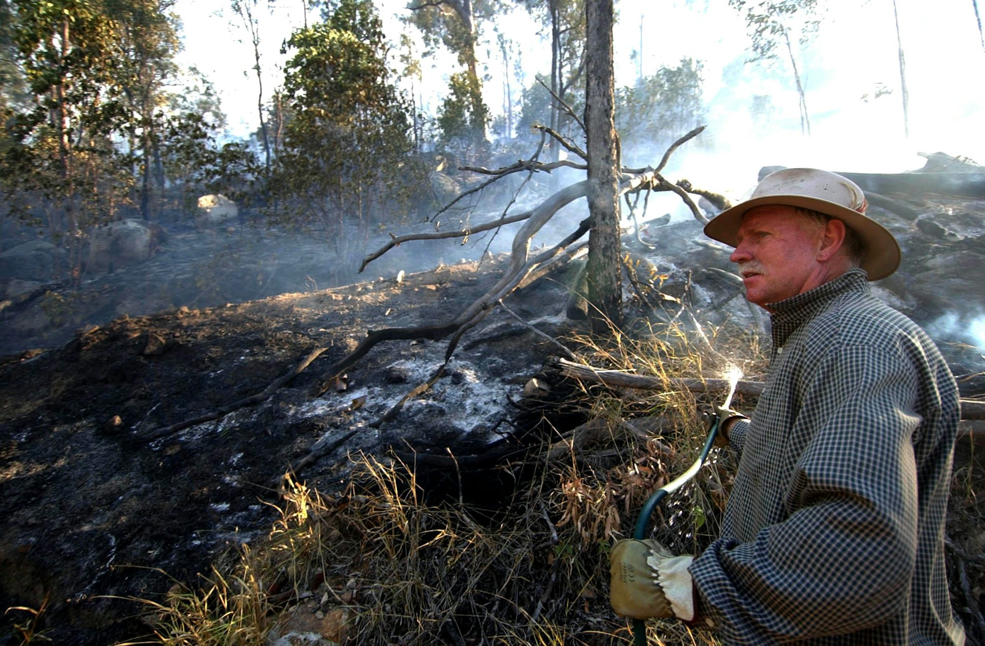 Fighting and dying: blokes and bushfire in Australia