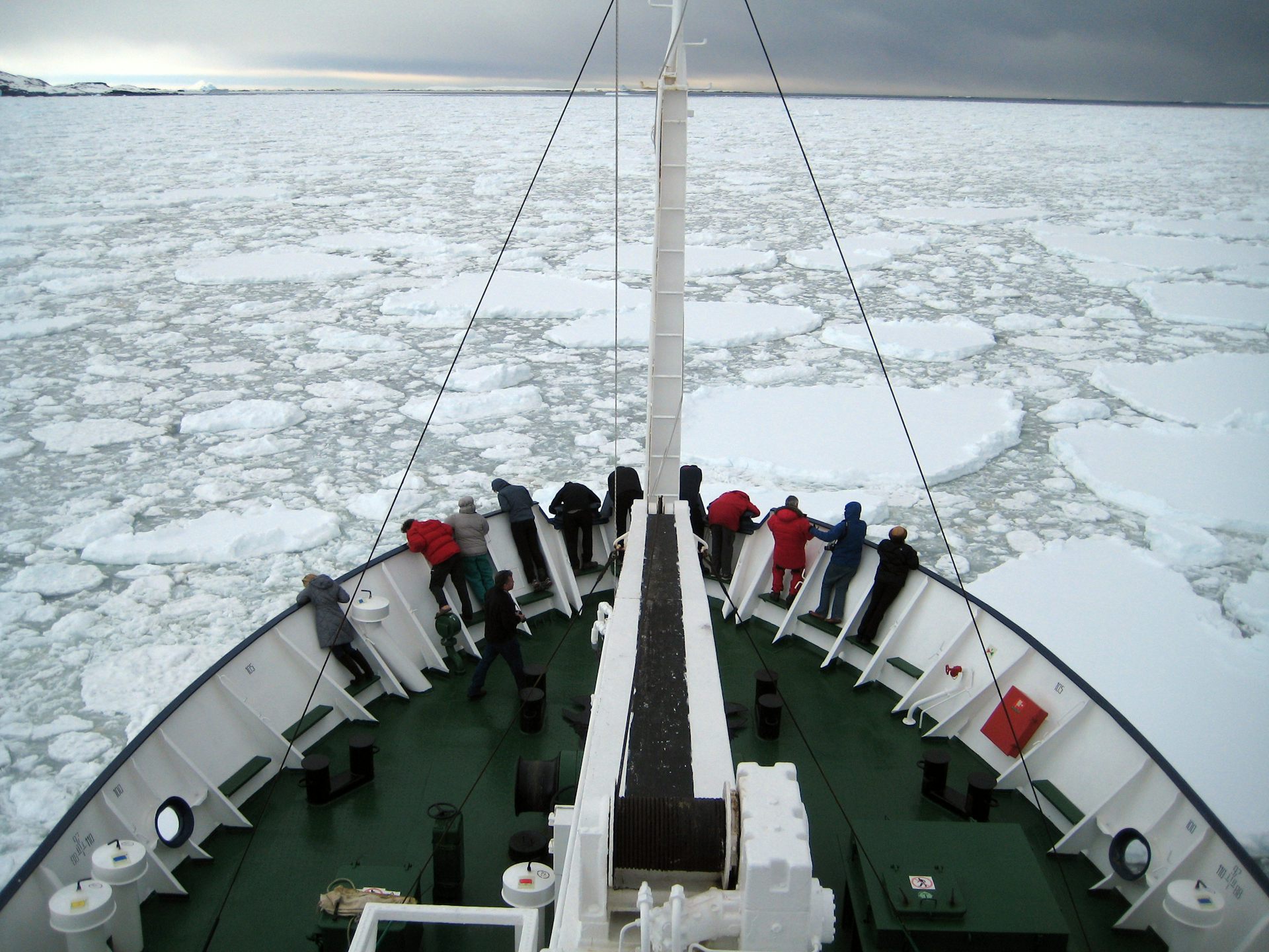 Explainer: Keeping conflict on ice with the Antarctic Treaty