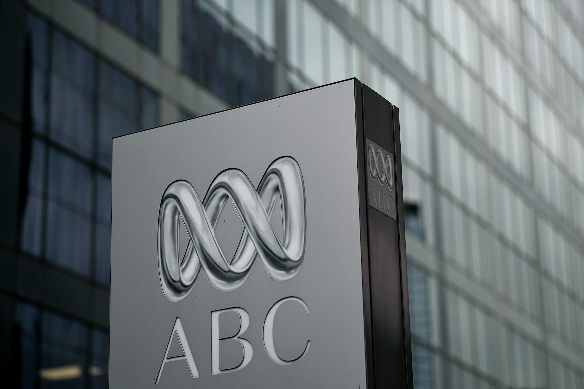 Government sets up inquiry into embattled ABC chairman’s email