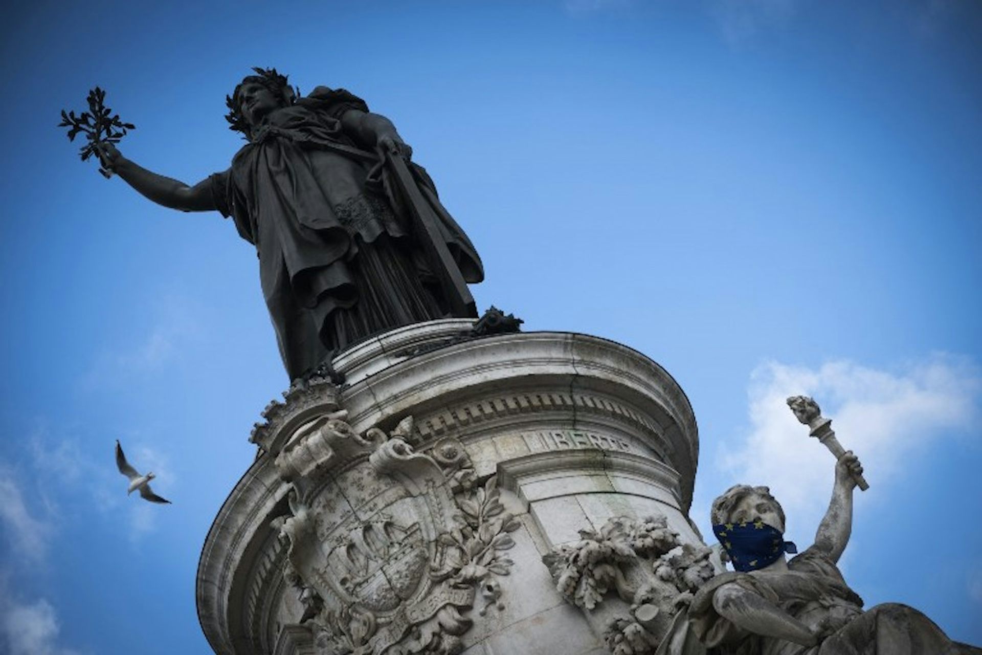 Complotisme et « gilets jaunes » : « Il y a que les riches qui sont au ...