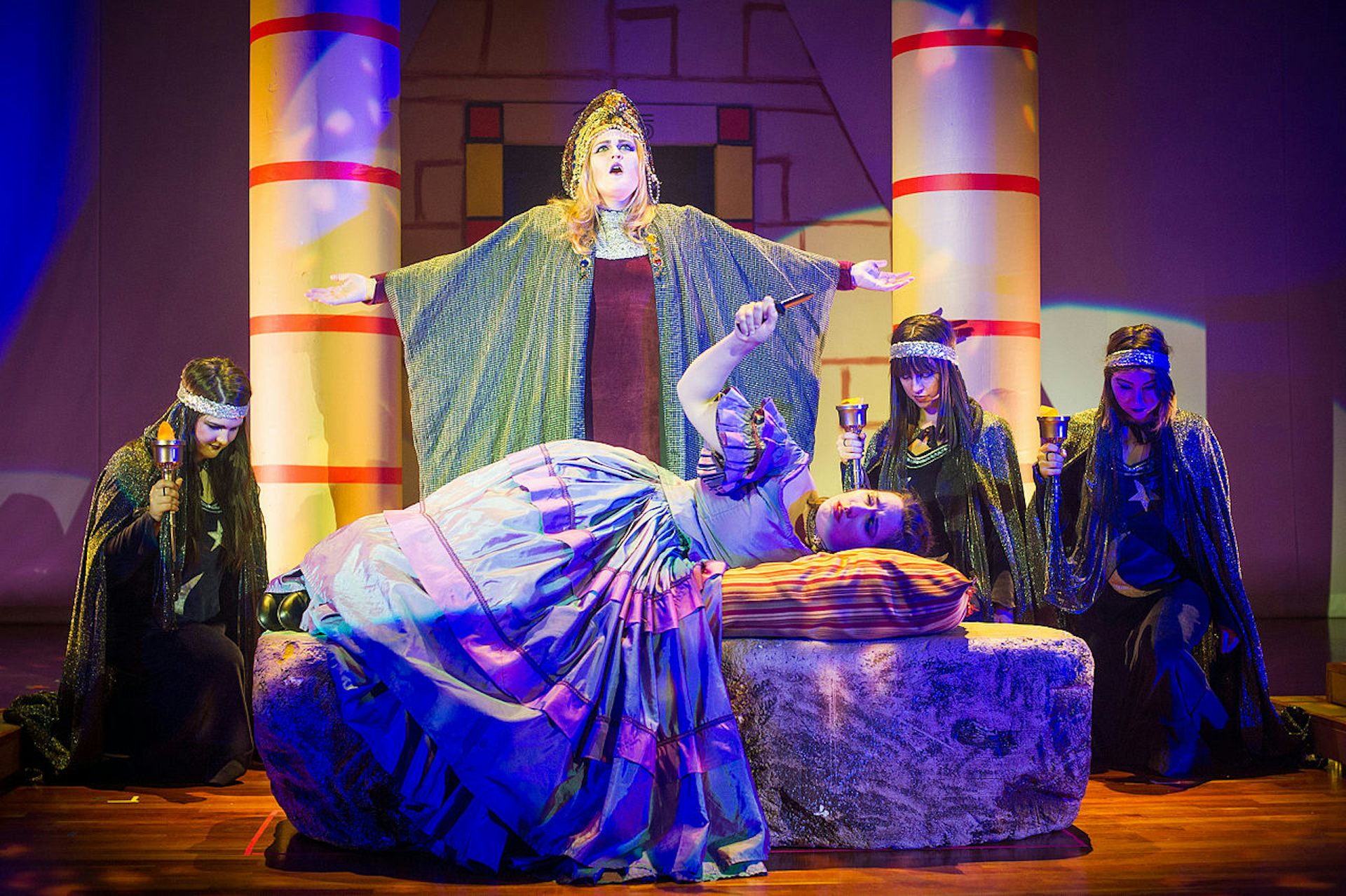 The tale of two queens: flipping the script on the ‘princess culture ...