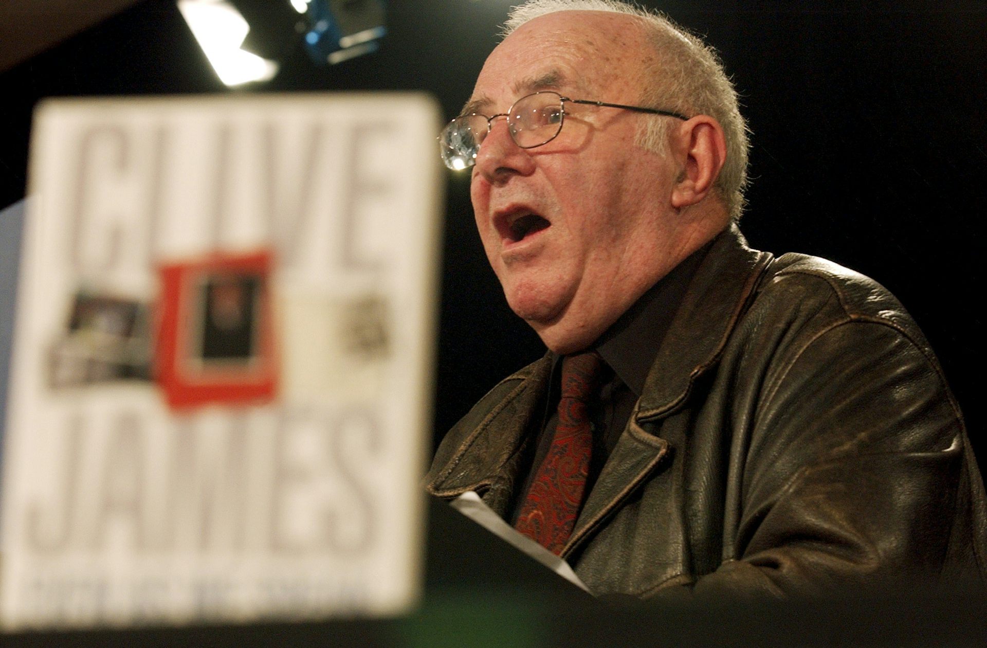 Vale Clive James – a marvellous low voice whose gracious good humour ...