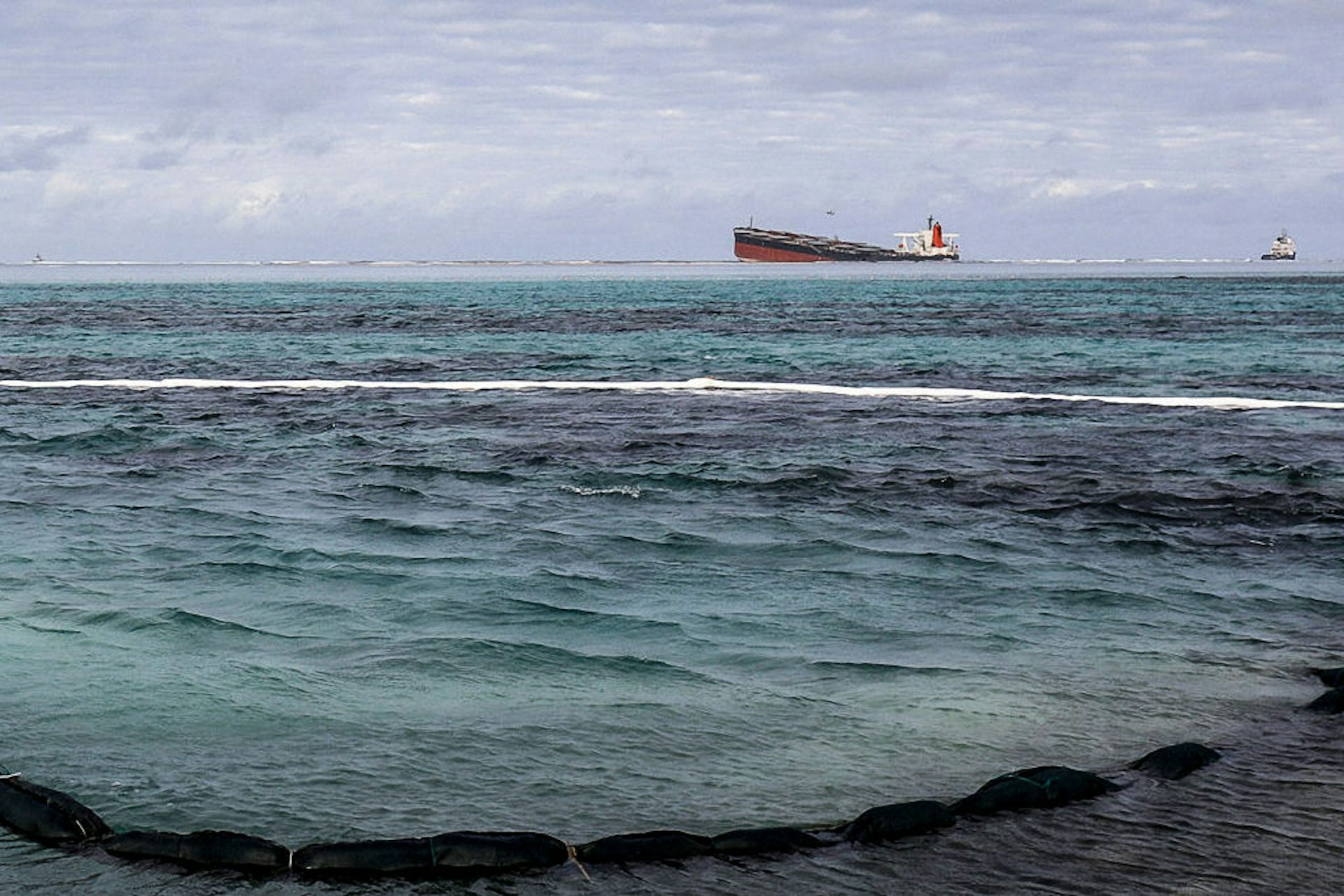 Pasha 77: Explainer: the oil spill in Mauritius