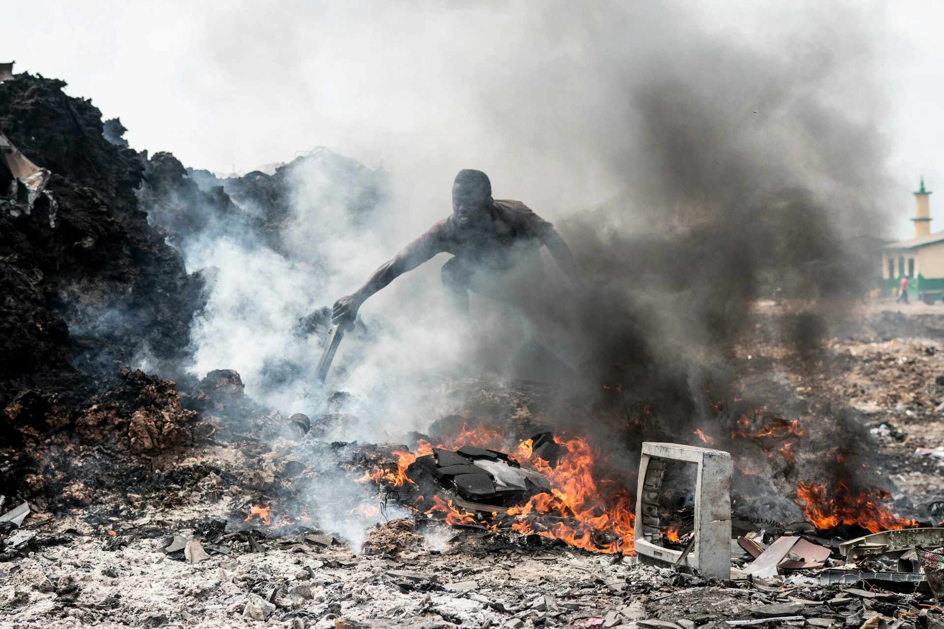 Health crisis: up to a billion tonnes of waste potentially burned in ...
