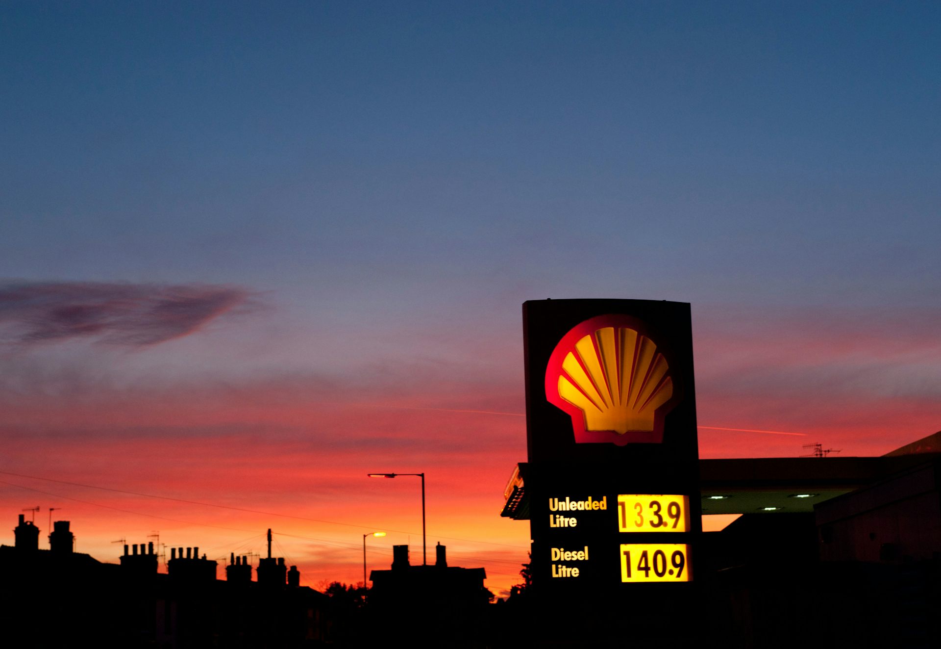 Perintah Pengadilan Belanda agar Shell menurunkan emisi bisa berlaku ...