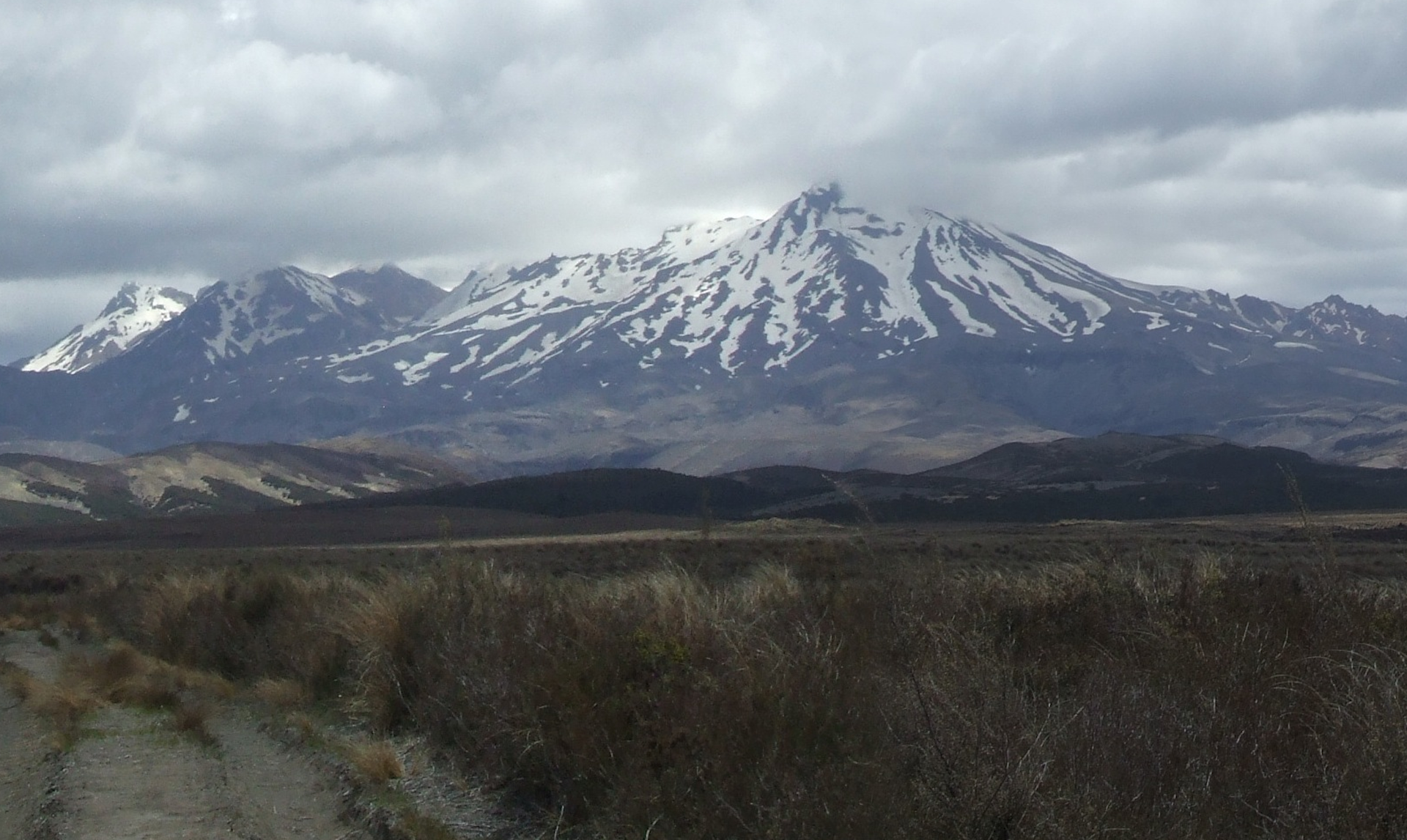 Mount Ruapehu eruption signs in hot water