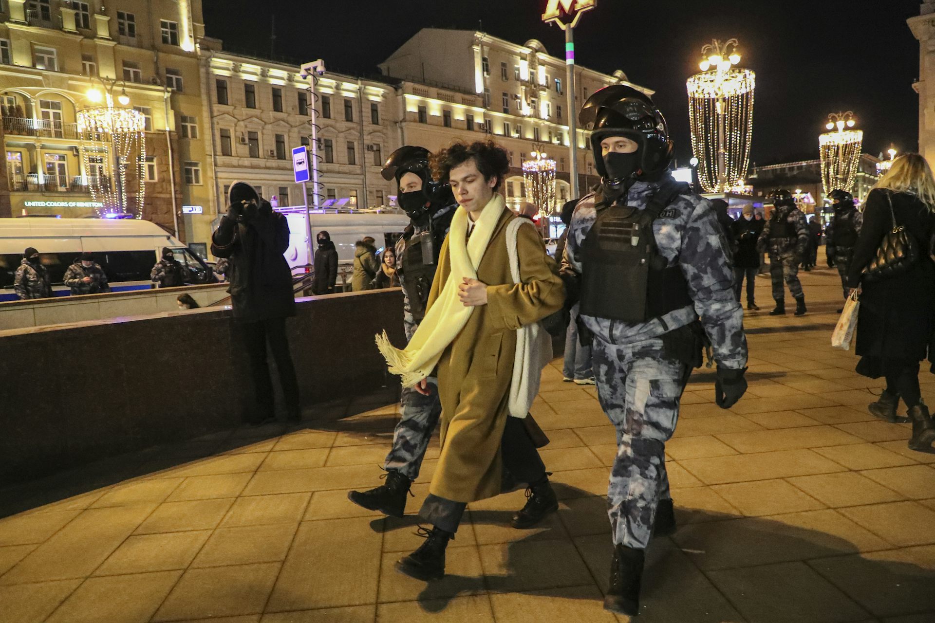 Ukraine: what anti-war protesters in Russia risk by speaking out