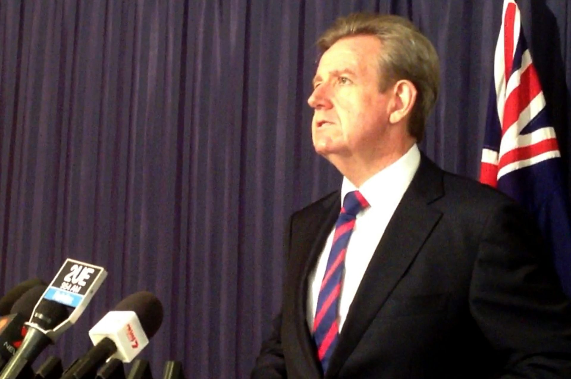 Barry O'Farrell quits as NSW Premier over ICAC ‘memory fail’