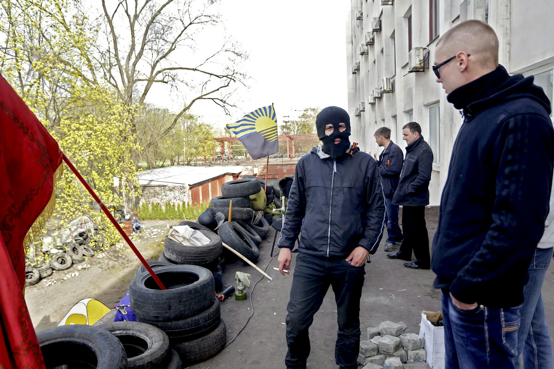 Ukraine clashes raise stakes in struggle to control the Donbas