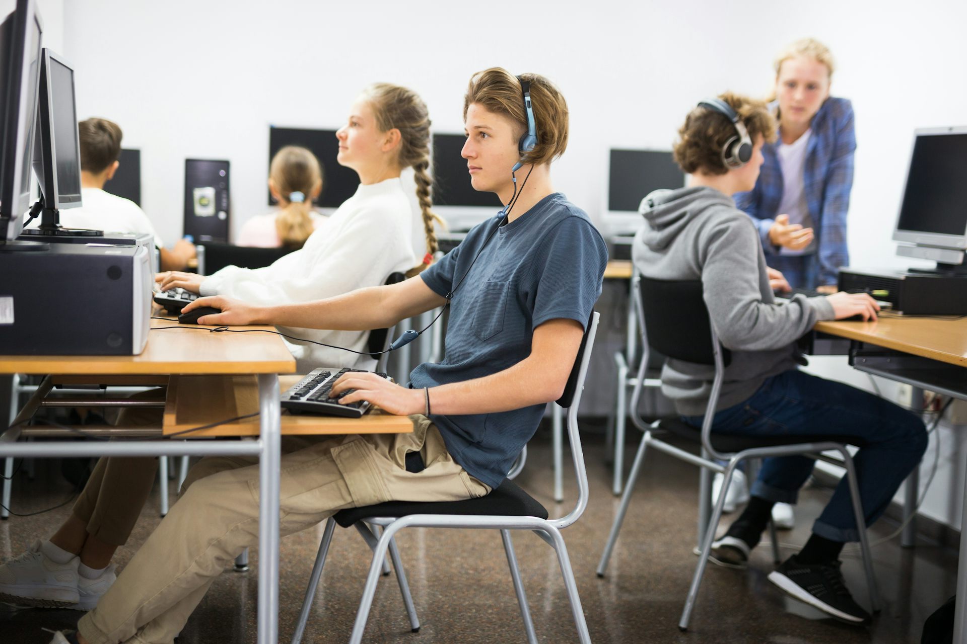 Modern language GCSEs continue to fall in popularity – but new research ...