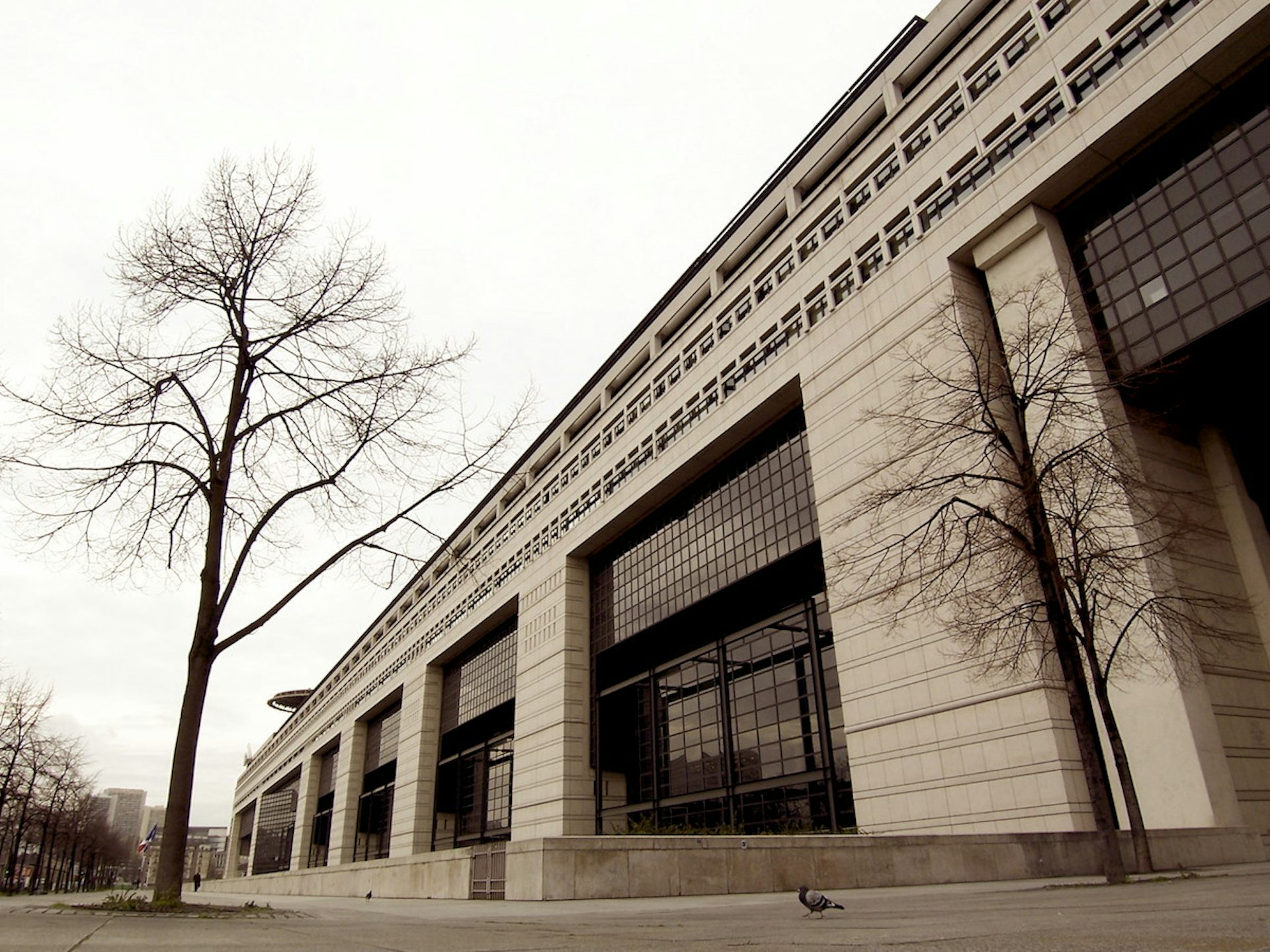 PLF 2023 : jusqu’à quel point pouvons-nous vivre à crédit