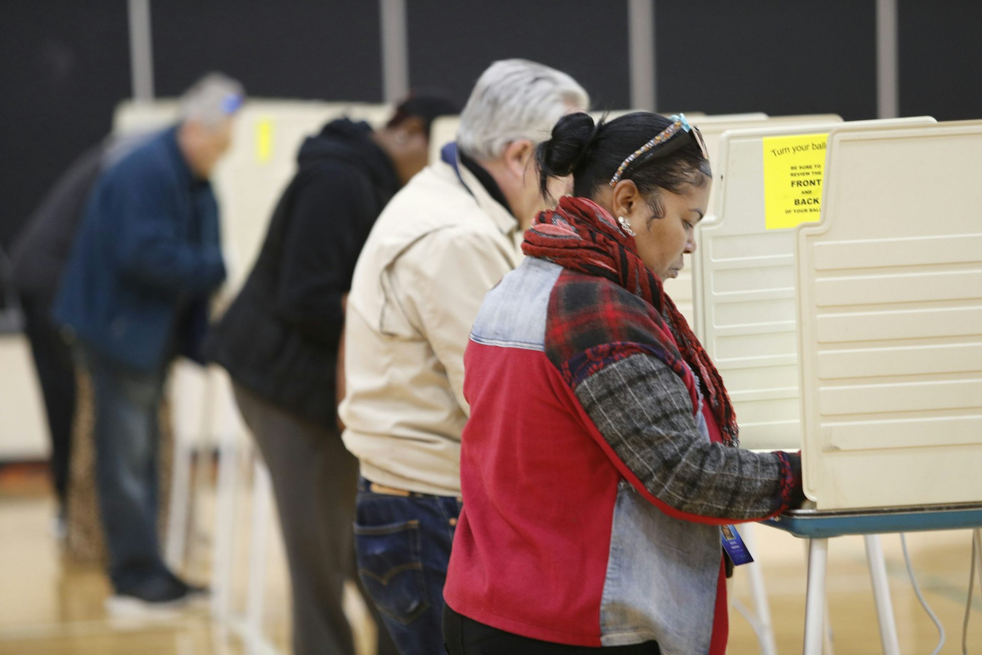 US midterms: 42 new voting laws since 2021 risk undermining confidence ...