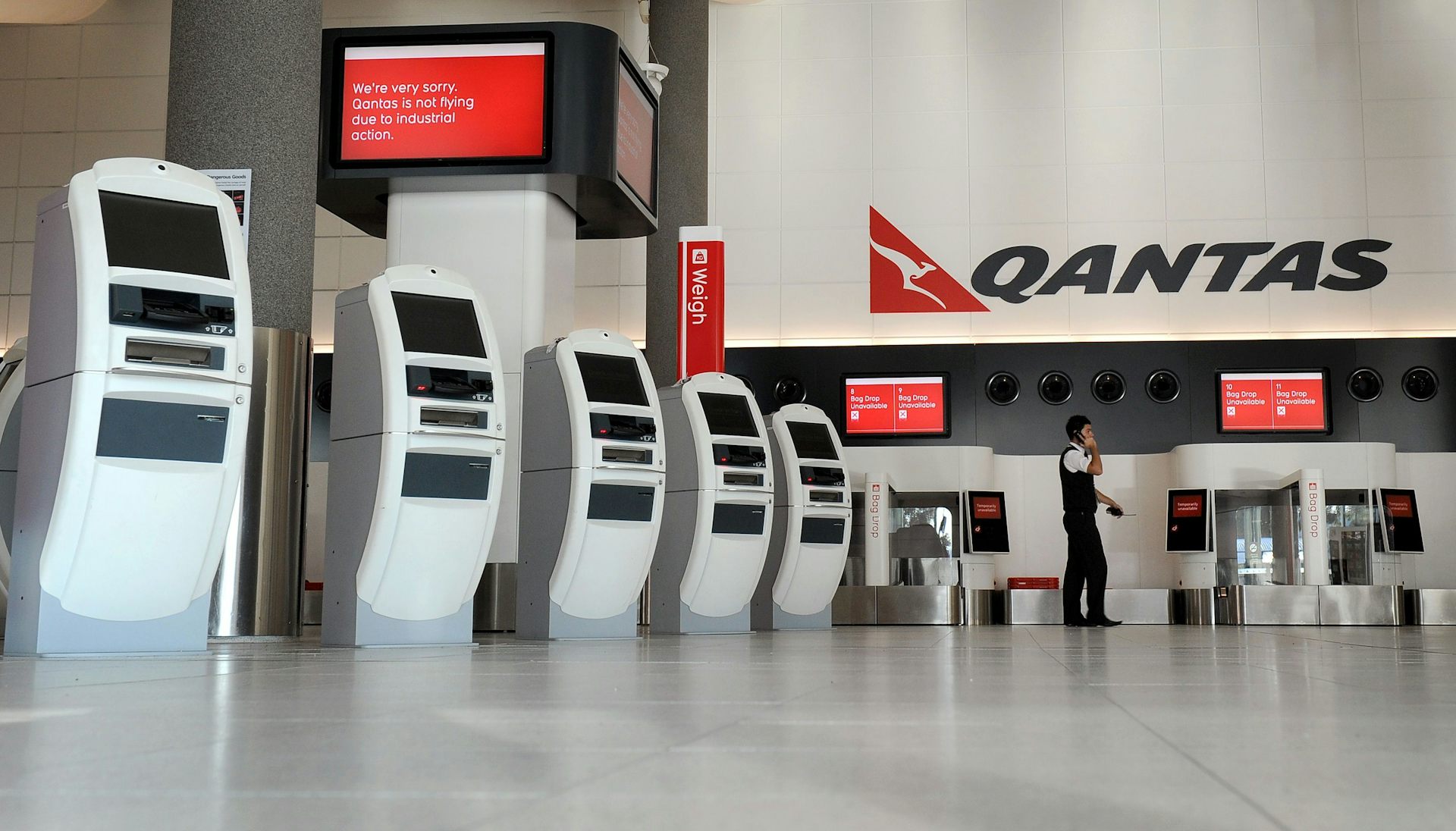 Planes set to fly again - but what now for Qantas?