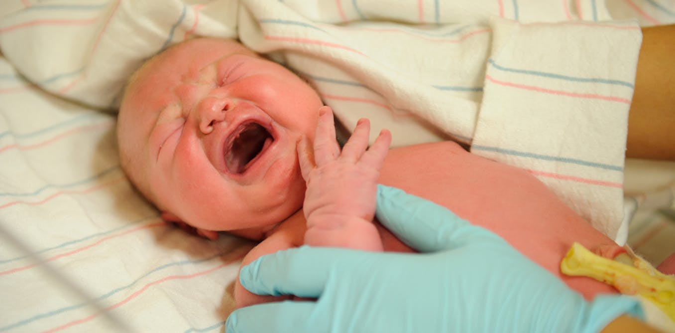 Pourquoi les bébés pleurent-ils juste après leur naissance Pourquoi les bébés pleurent-ils juste après leur naissance