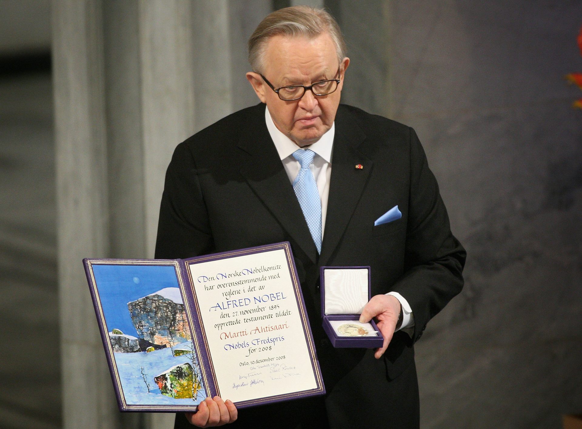 Martti Ahtisaari: the Finnish peacemaker who played midwife to Namibian ...