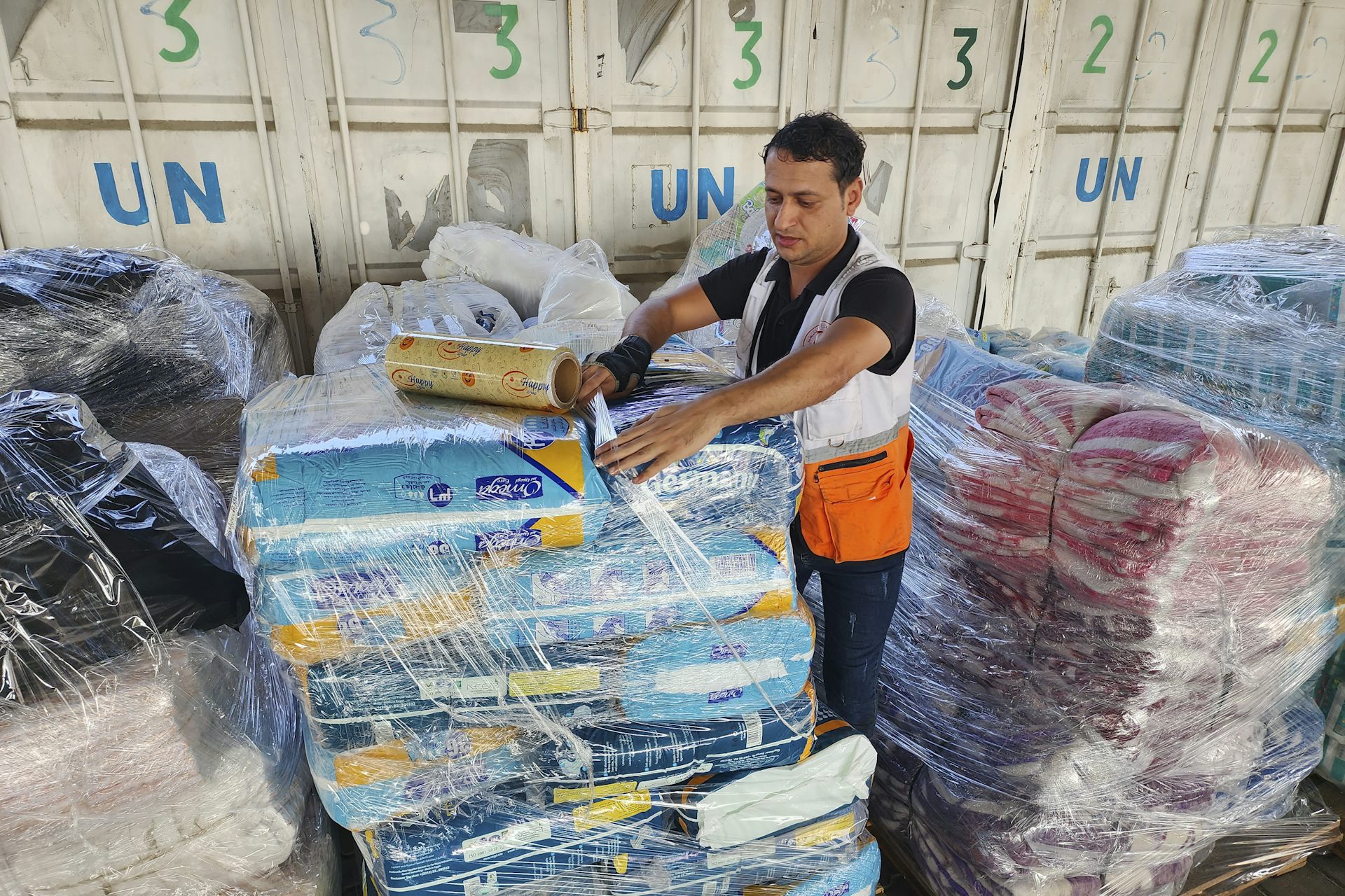 Aid workers in war zones like Gaza face impossible choices that can ...