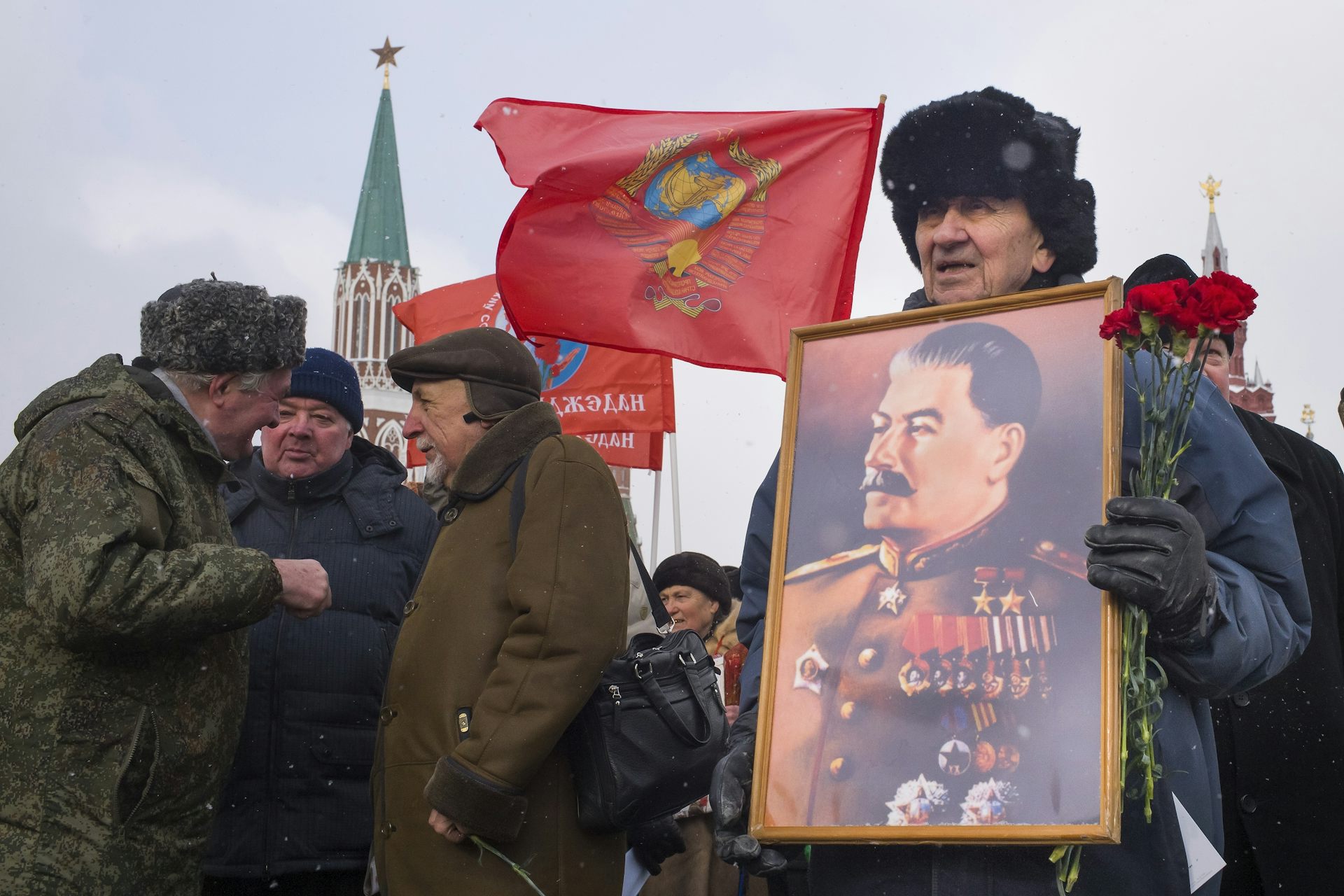 Back in the USSR: New high school textbooks in Russia whitewash Stalin ...