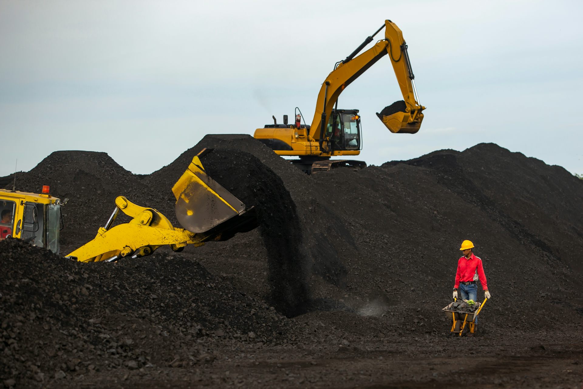 Tak cuma sektor energi, Indonesia perlu transisi industri yang matang ...