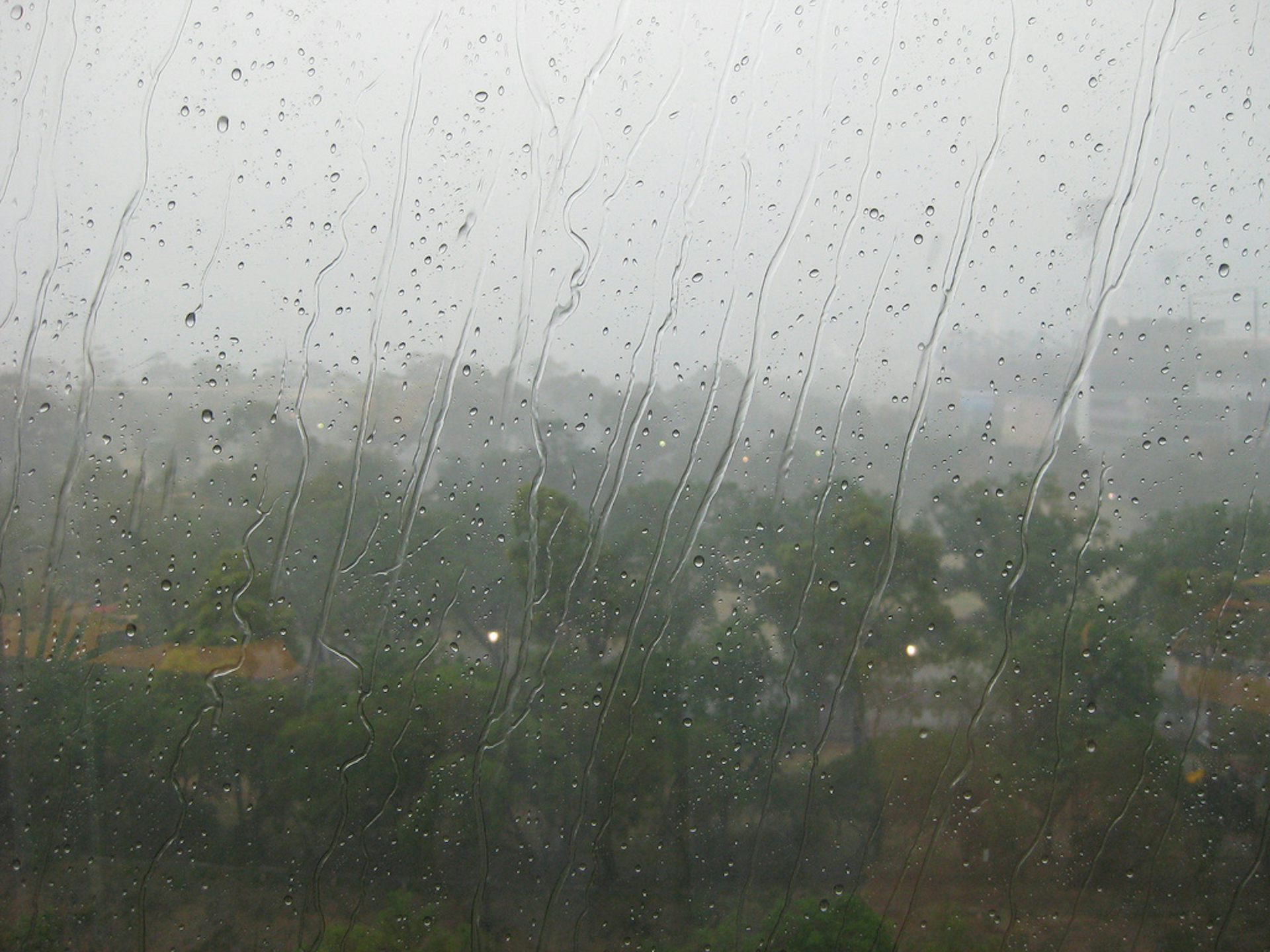 Spinning uncertainty? The IPCC extreme weather report and the media