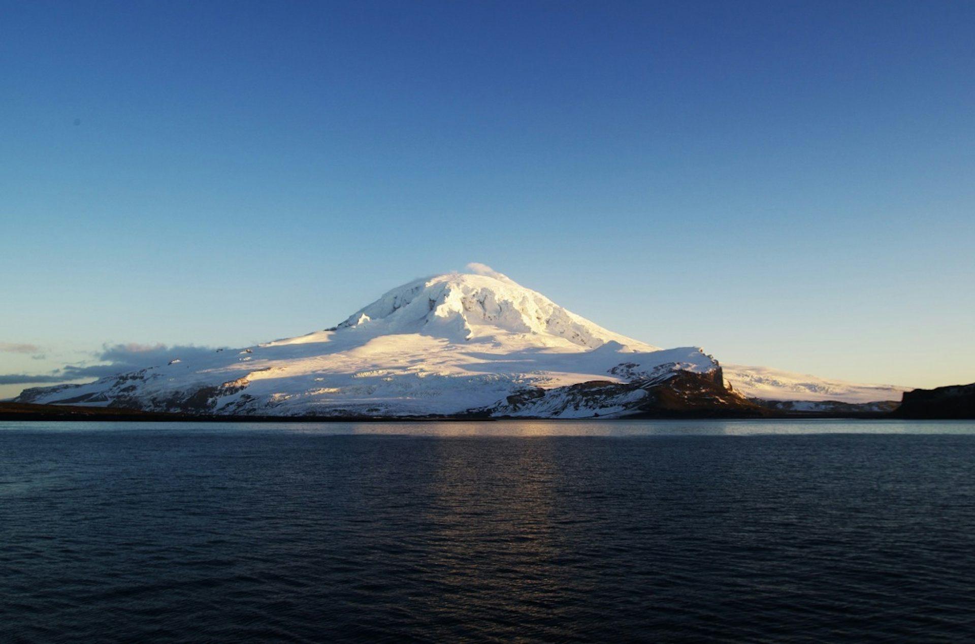 These extraordinary Australian islands are teeming with life – and we ...