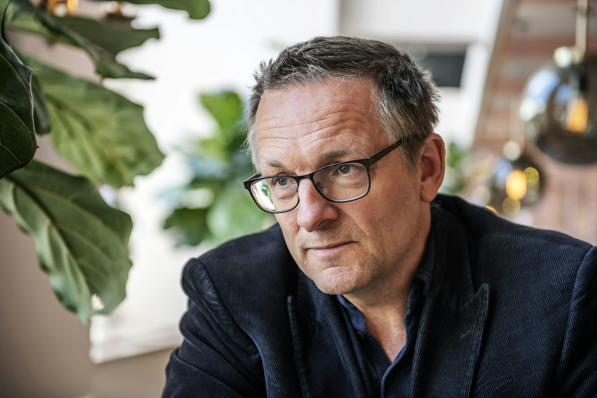 De beber urina a autoinfectar-se com parasitas: Michael Mosley e a ...