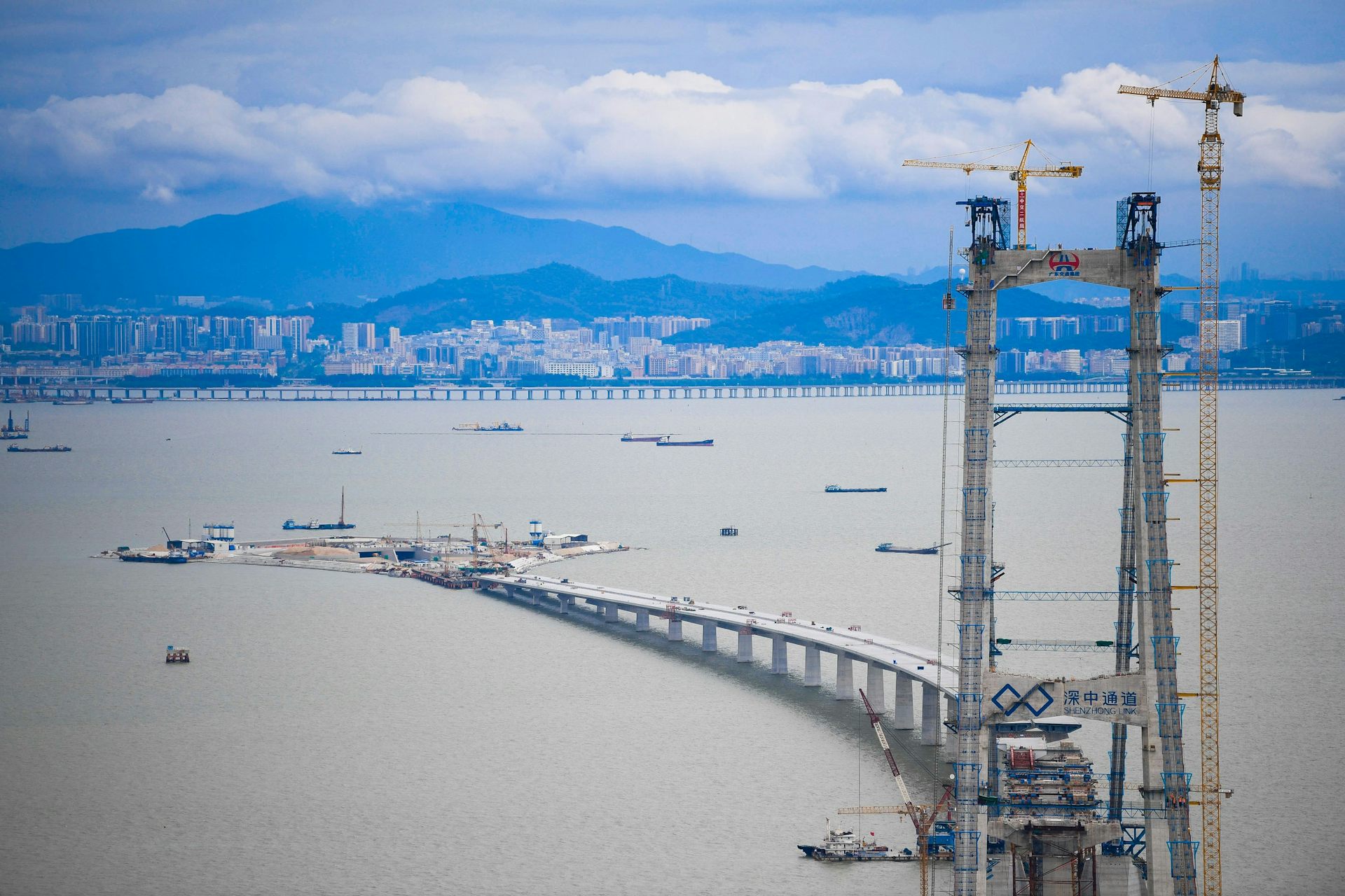 Como se constroem túneis e pontes embaixo d'água? Um engenheiro ...