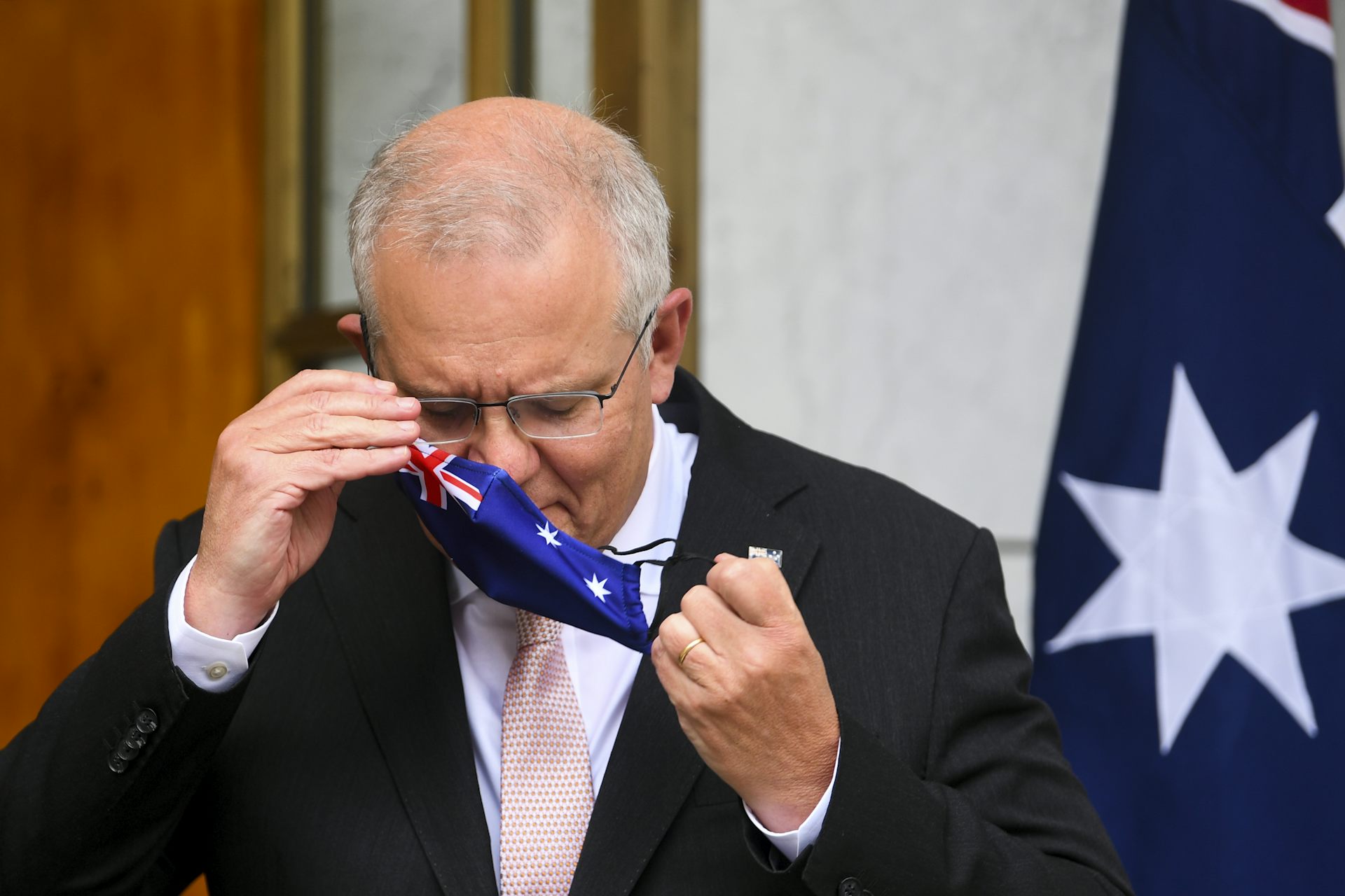 How do economists judge Australia’s response to the COVID pandemic?