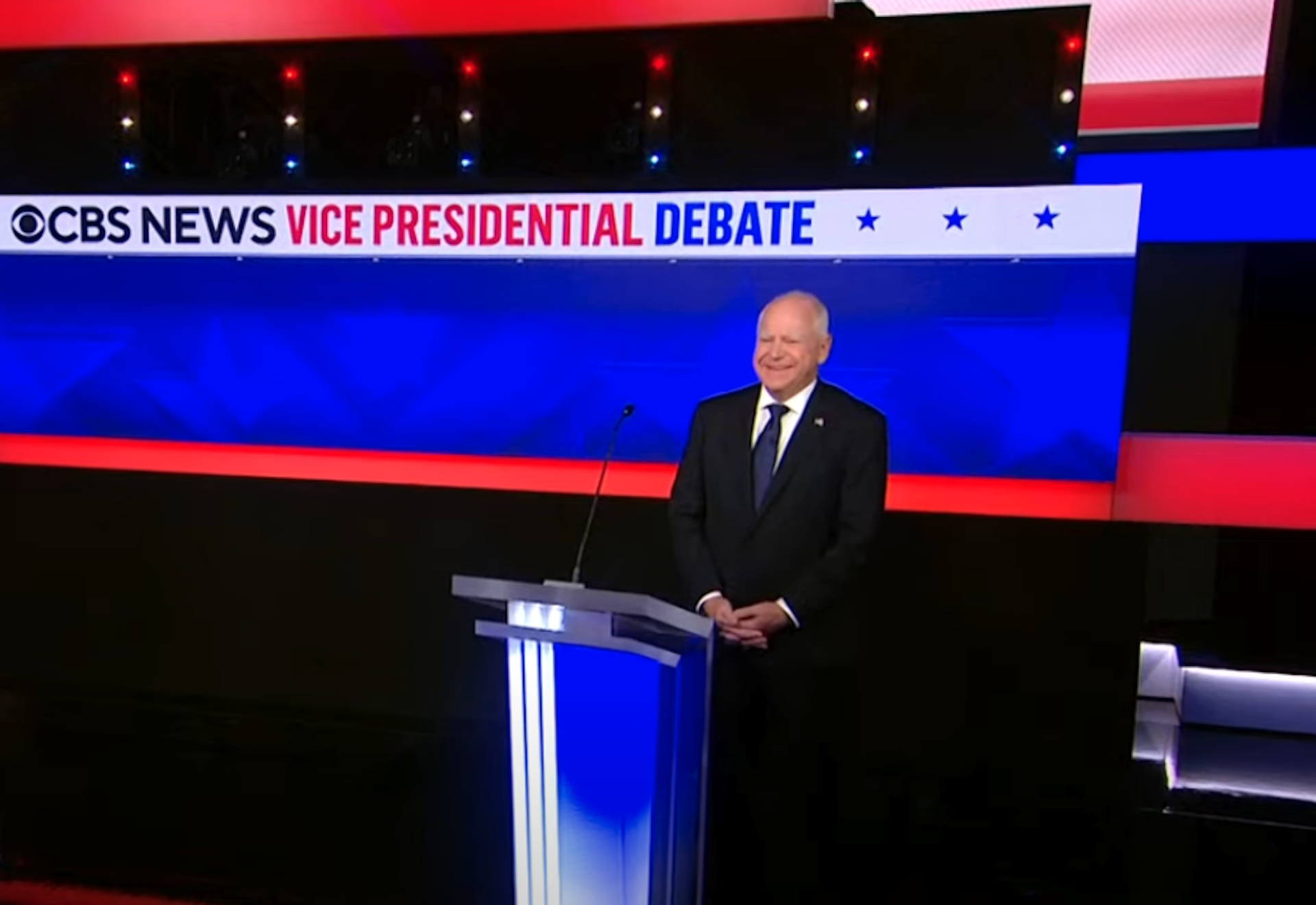 What the facial expressions of Tim Walz and JD Vance said about their ...