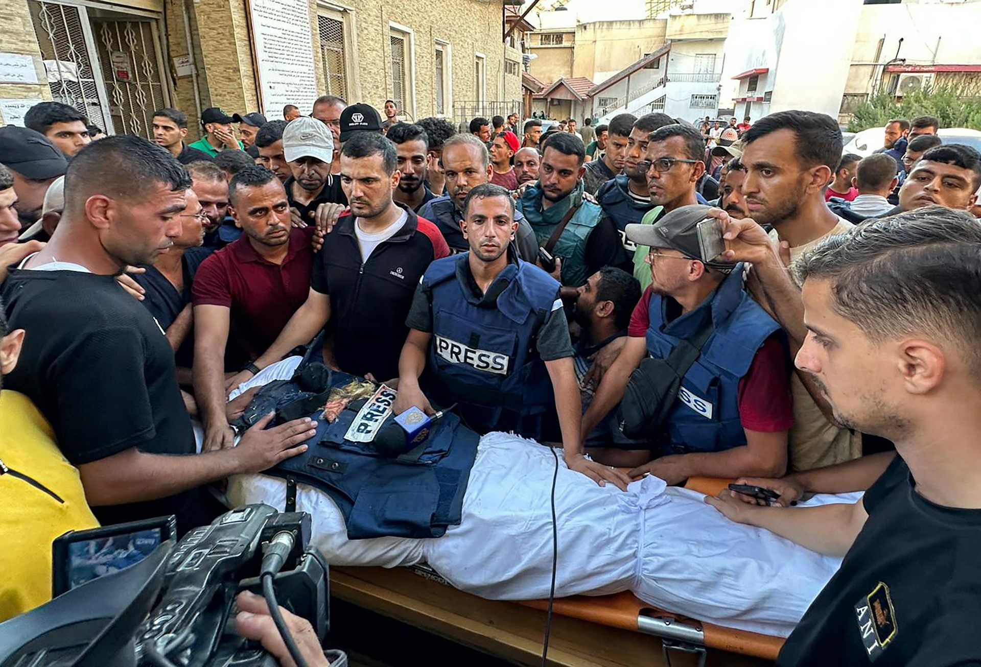 Reporting on Gaza war is a challenge for journalists – here’s how the ...
