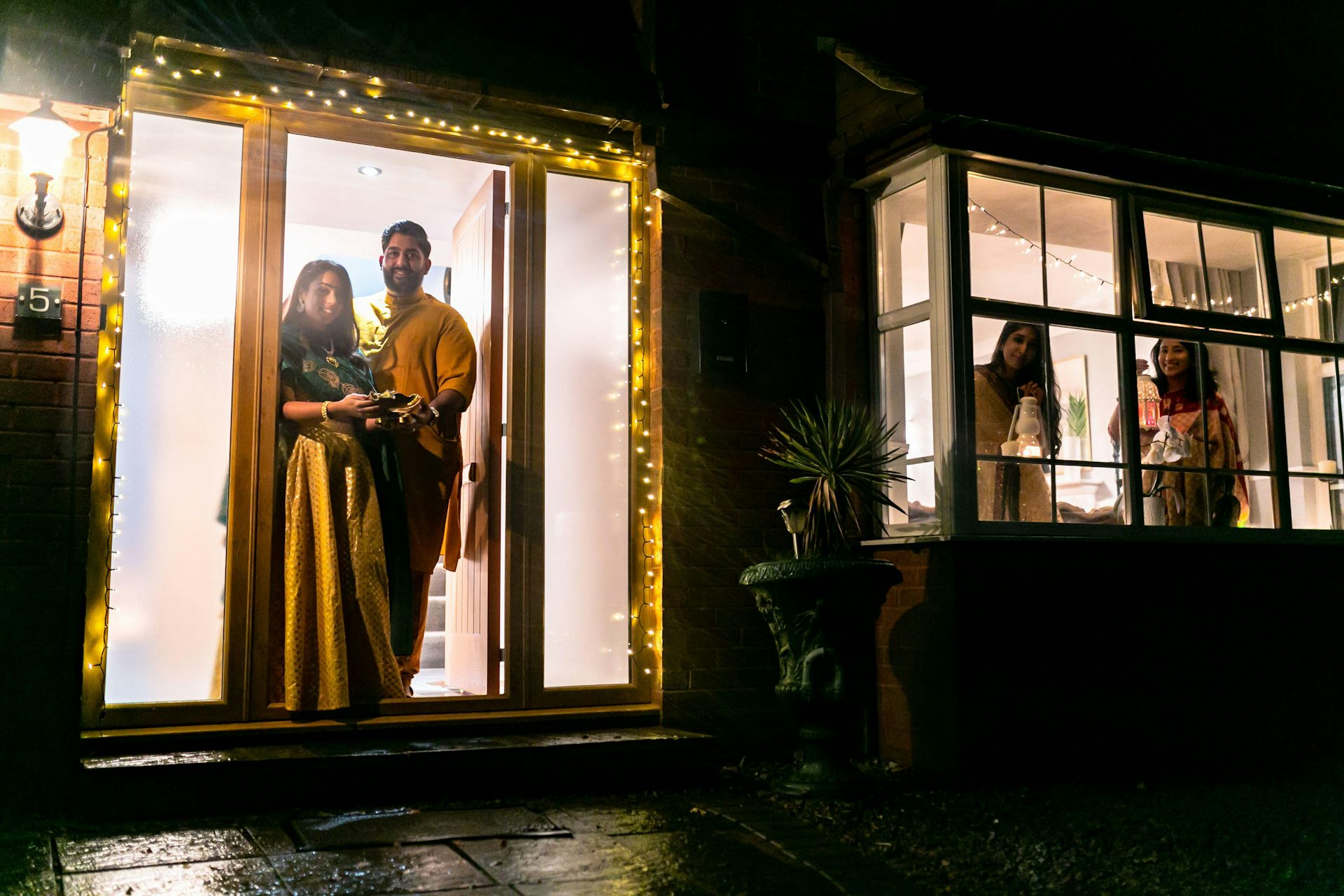 Like being trapped behind a pane of glass – depersonalisation ...