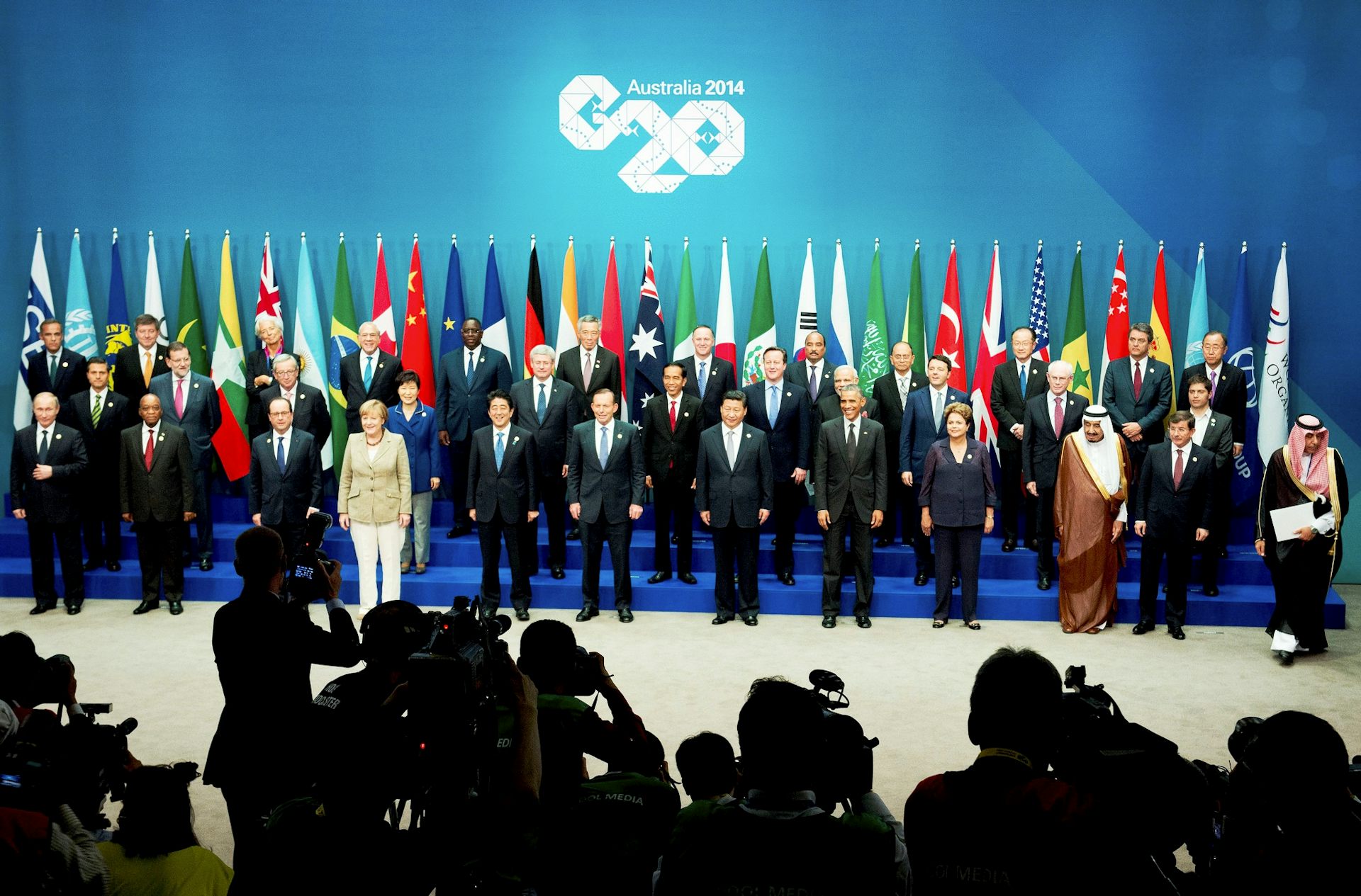 From selfies to climate change: the #G20 debate on Twitter