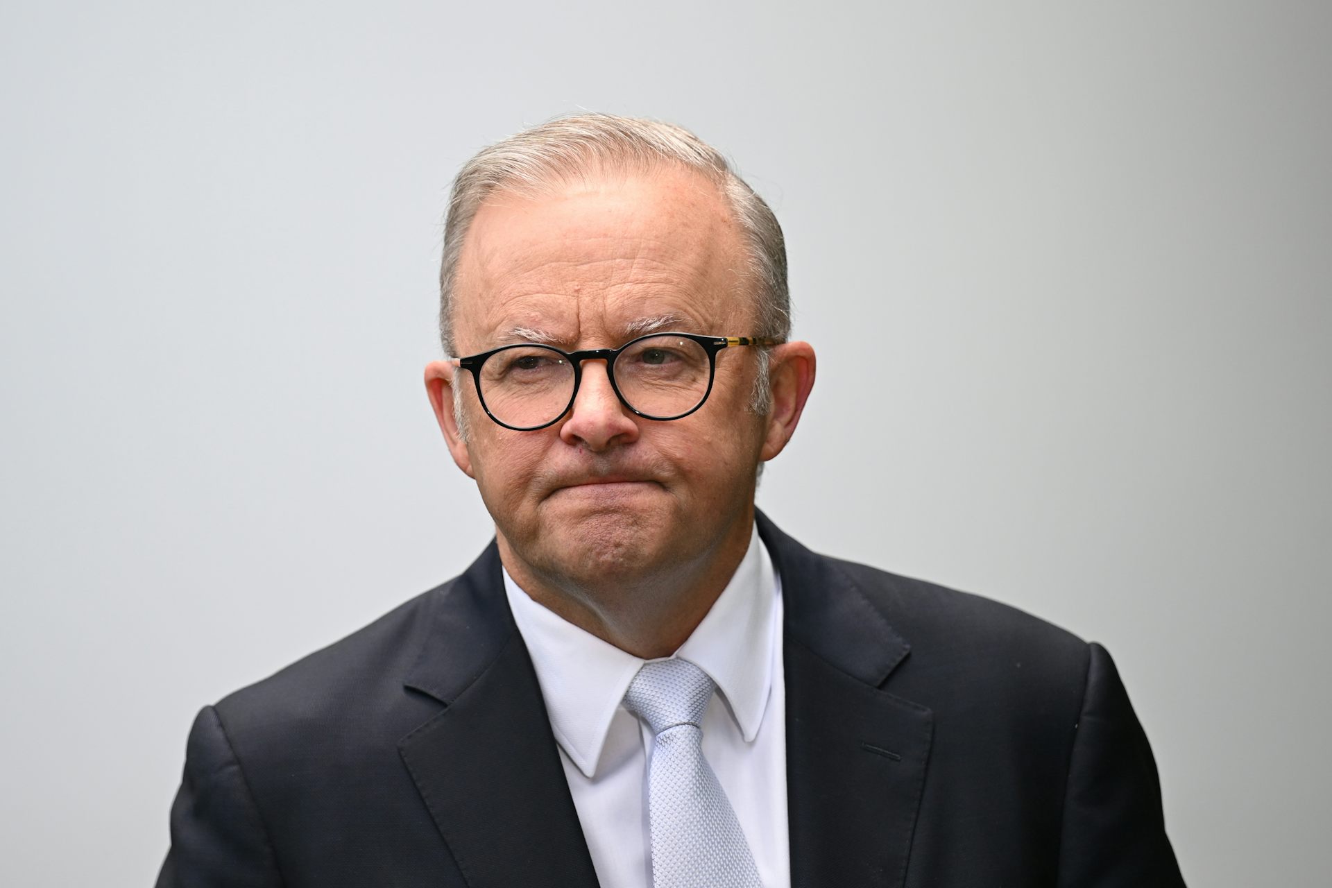 Labor crashes to a 55–45 deficit in Resolve despite interest rate cut