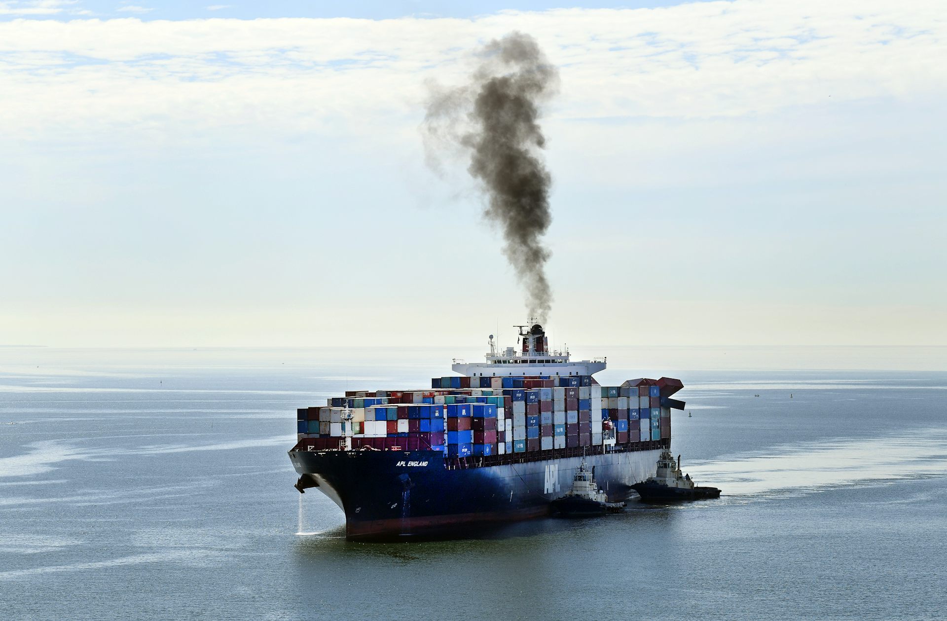 Australia’s plan to protect its trade in war is flawed. We can’t do it ...
